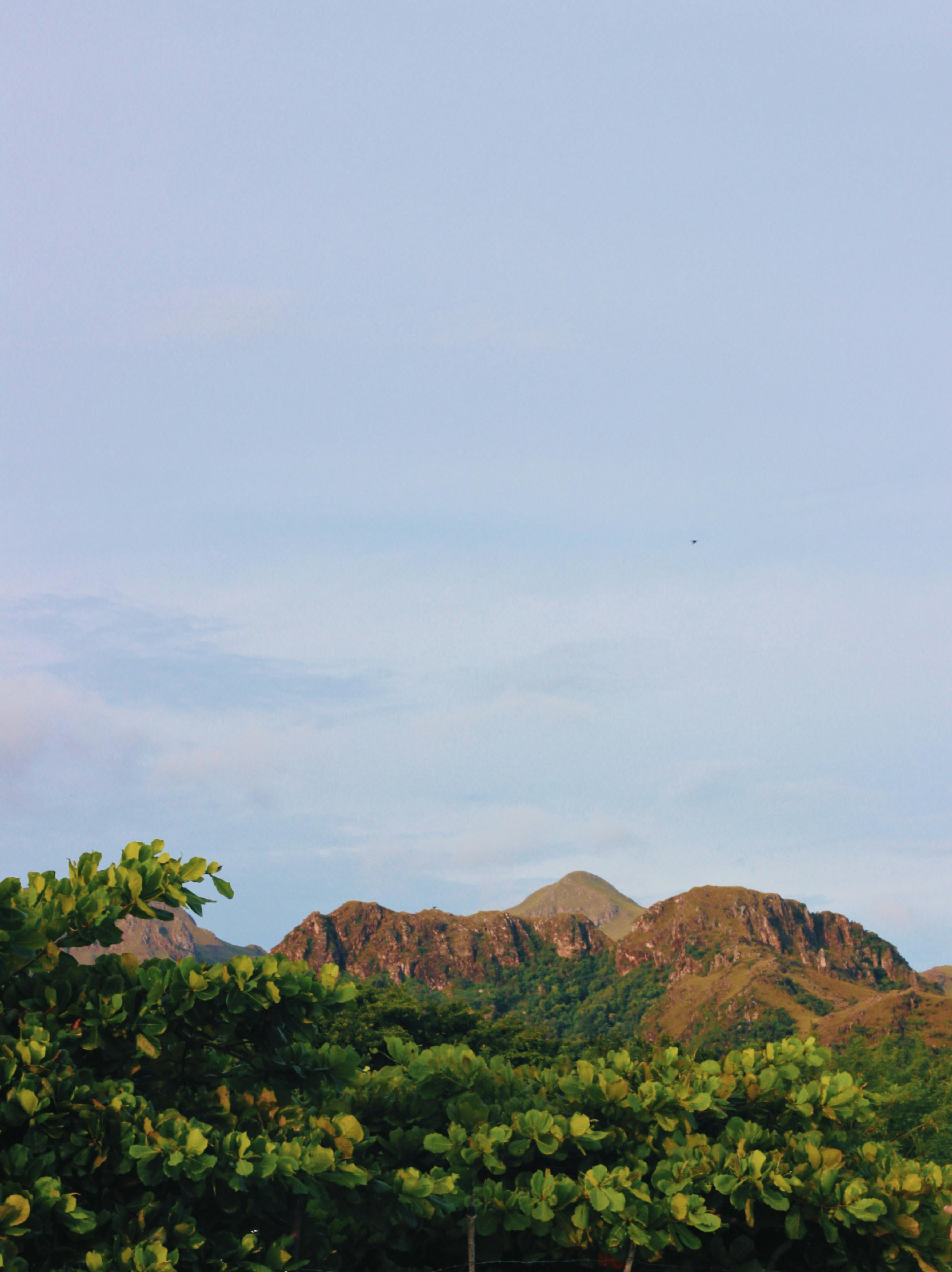Blimp and Mountains · Free Stock Photo