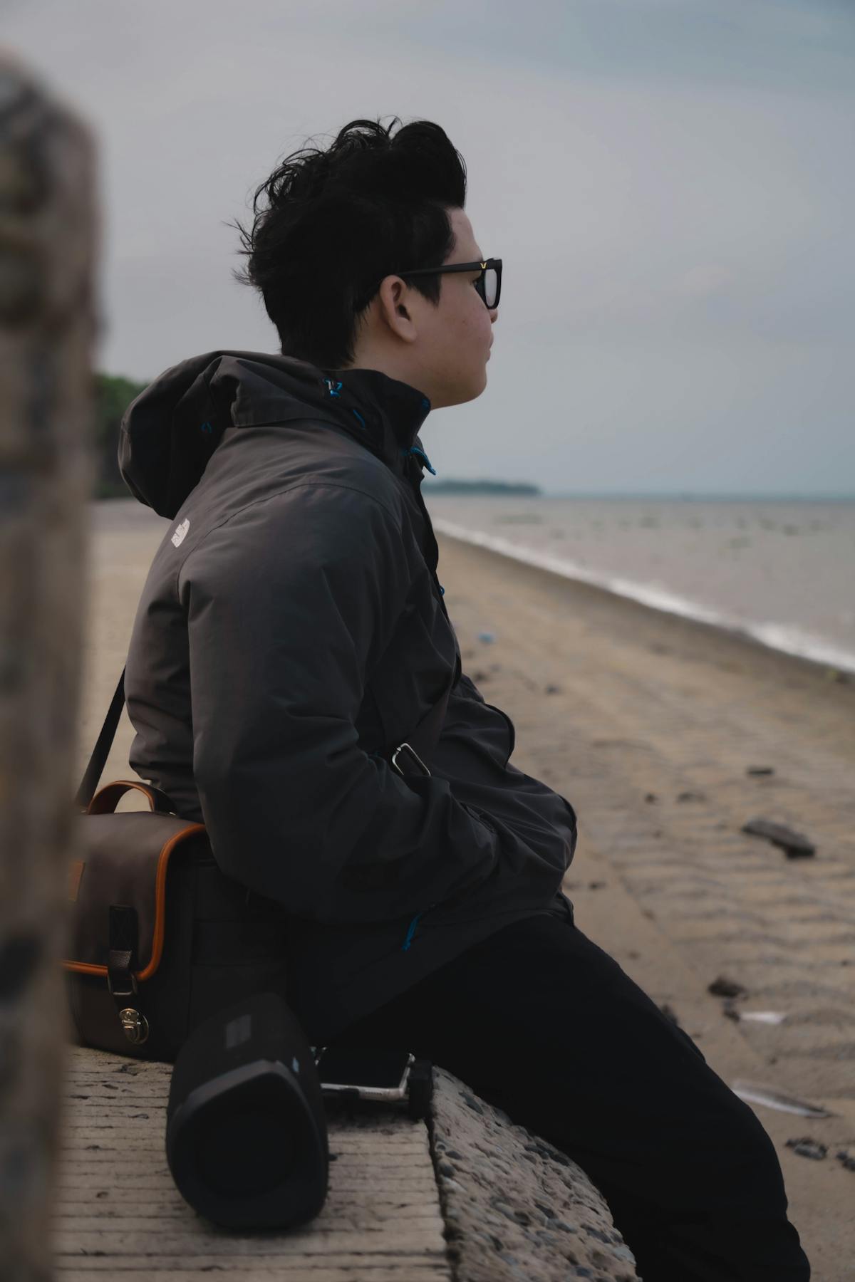 Man Back Side Photos, Download The BEST Free Man Back Side Stock Photos ...