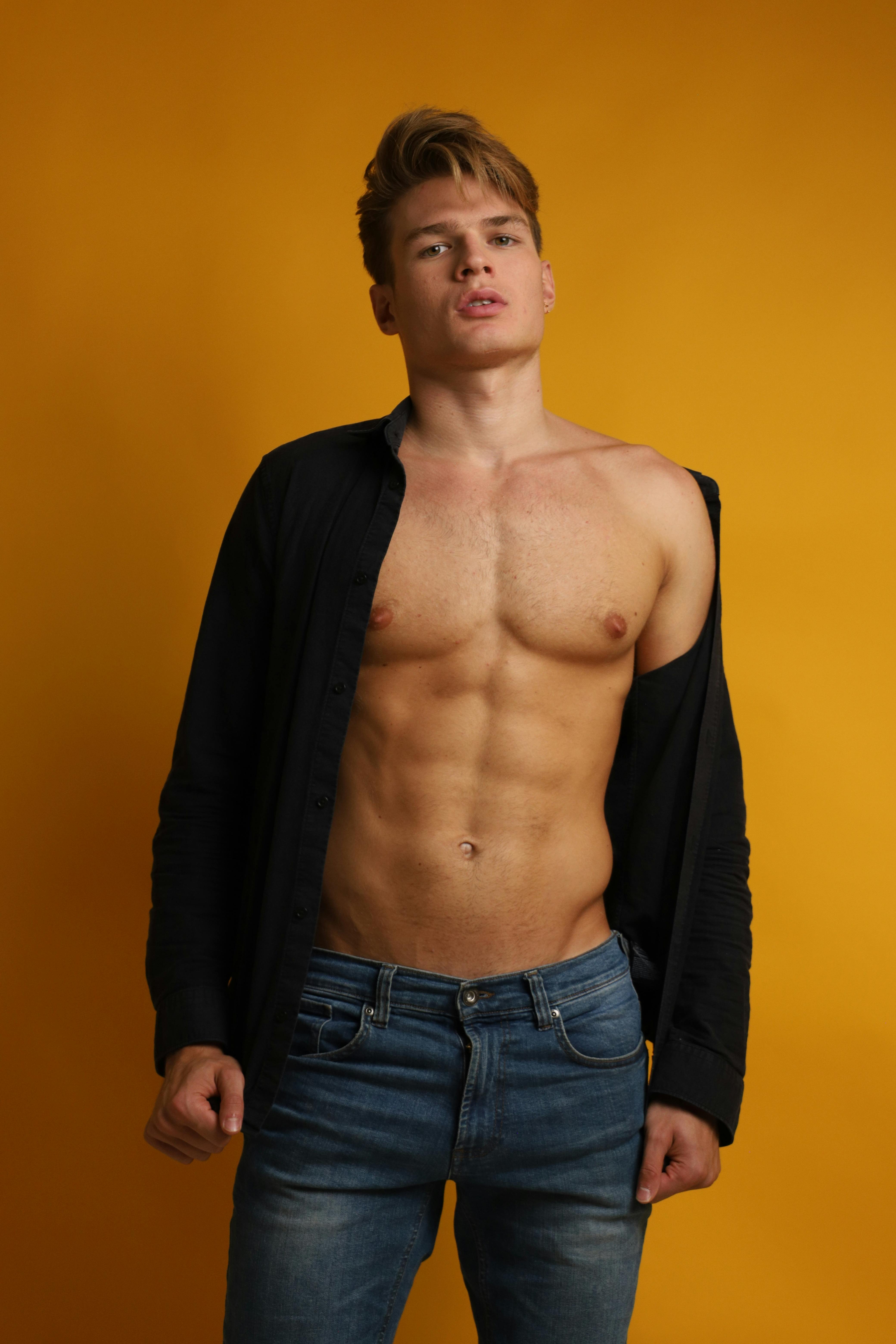 Foto de stock gratuita sobre cuerpo, estudio, hombre, maqueta, muscular ...