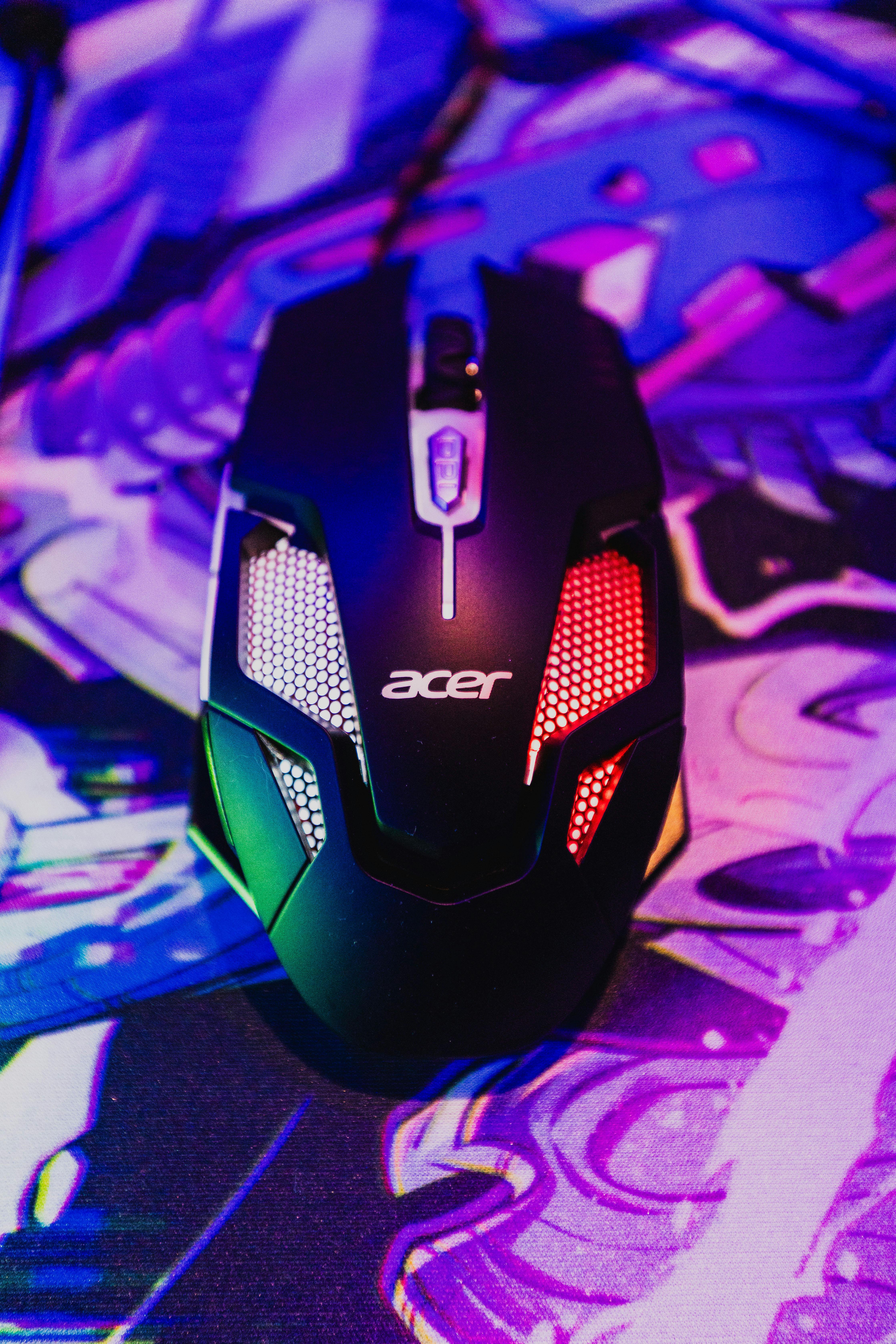 Close-Up Photo of Gaming Mouse · Free Stock Photo