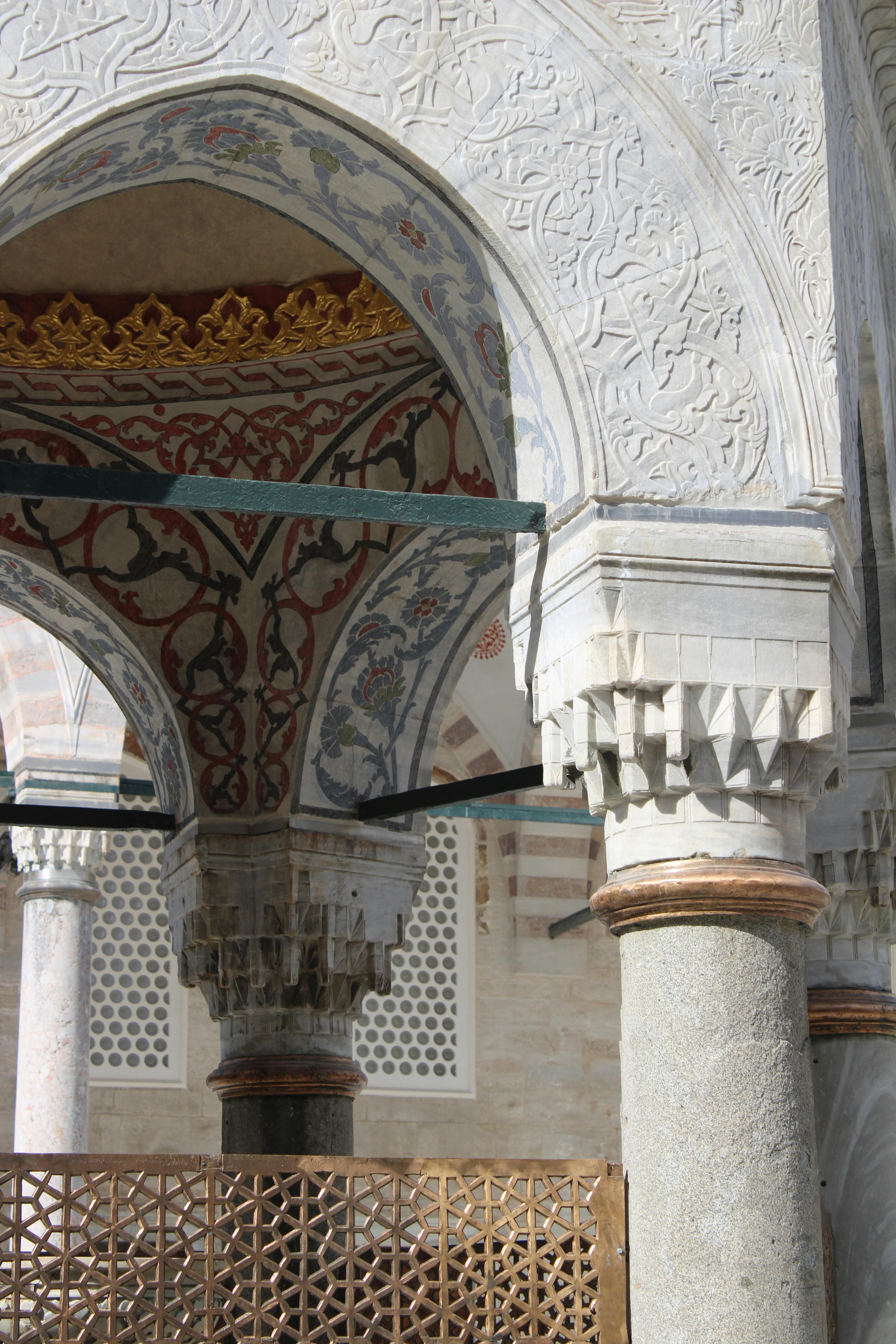 Antique Ottoman Building with an Arch and Carved Details · Free Stock Photo