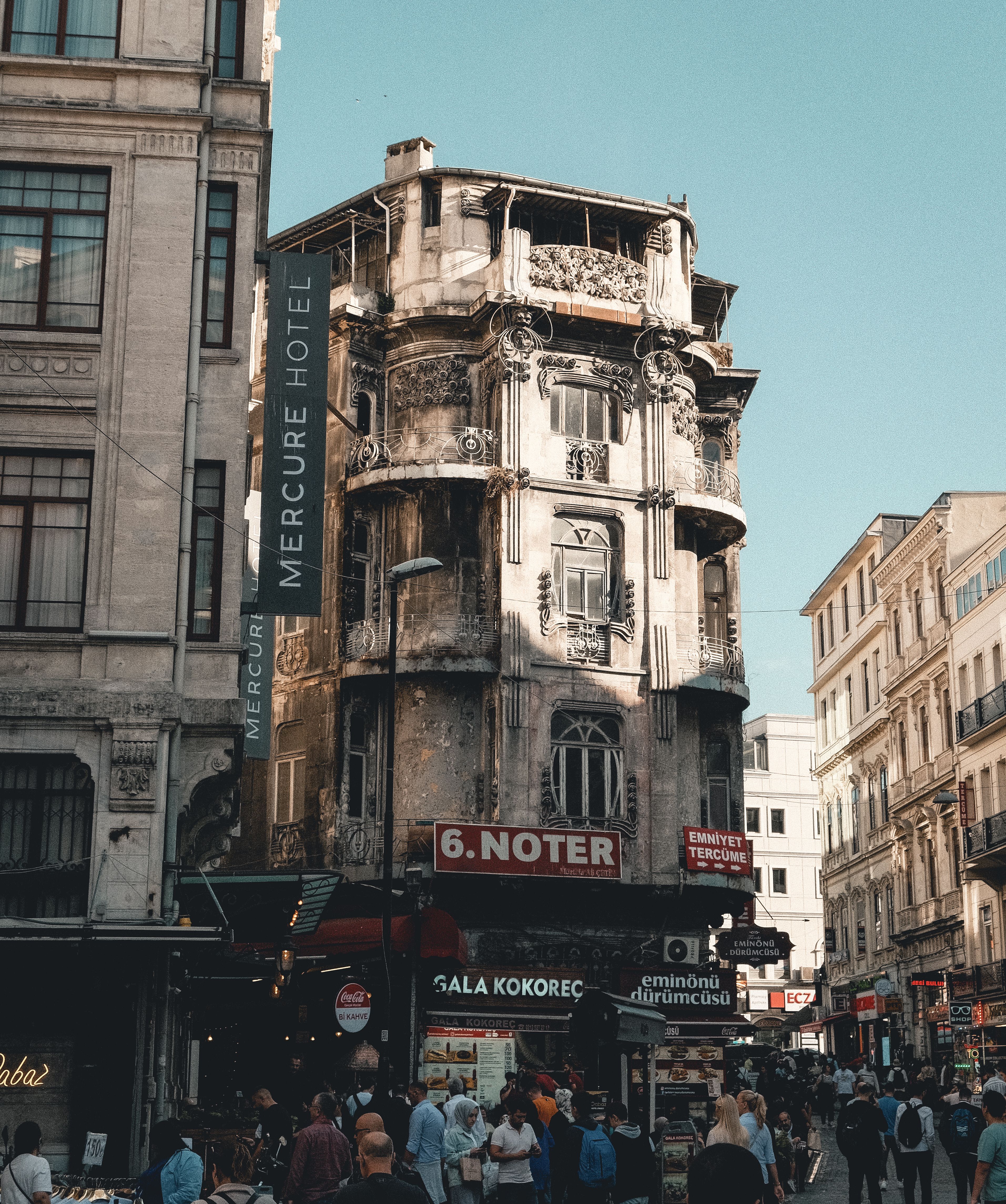 Vintage Building in Istanbul · Free Stock Photo