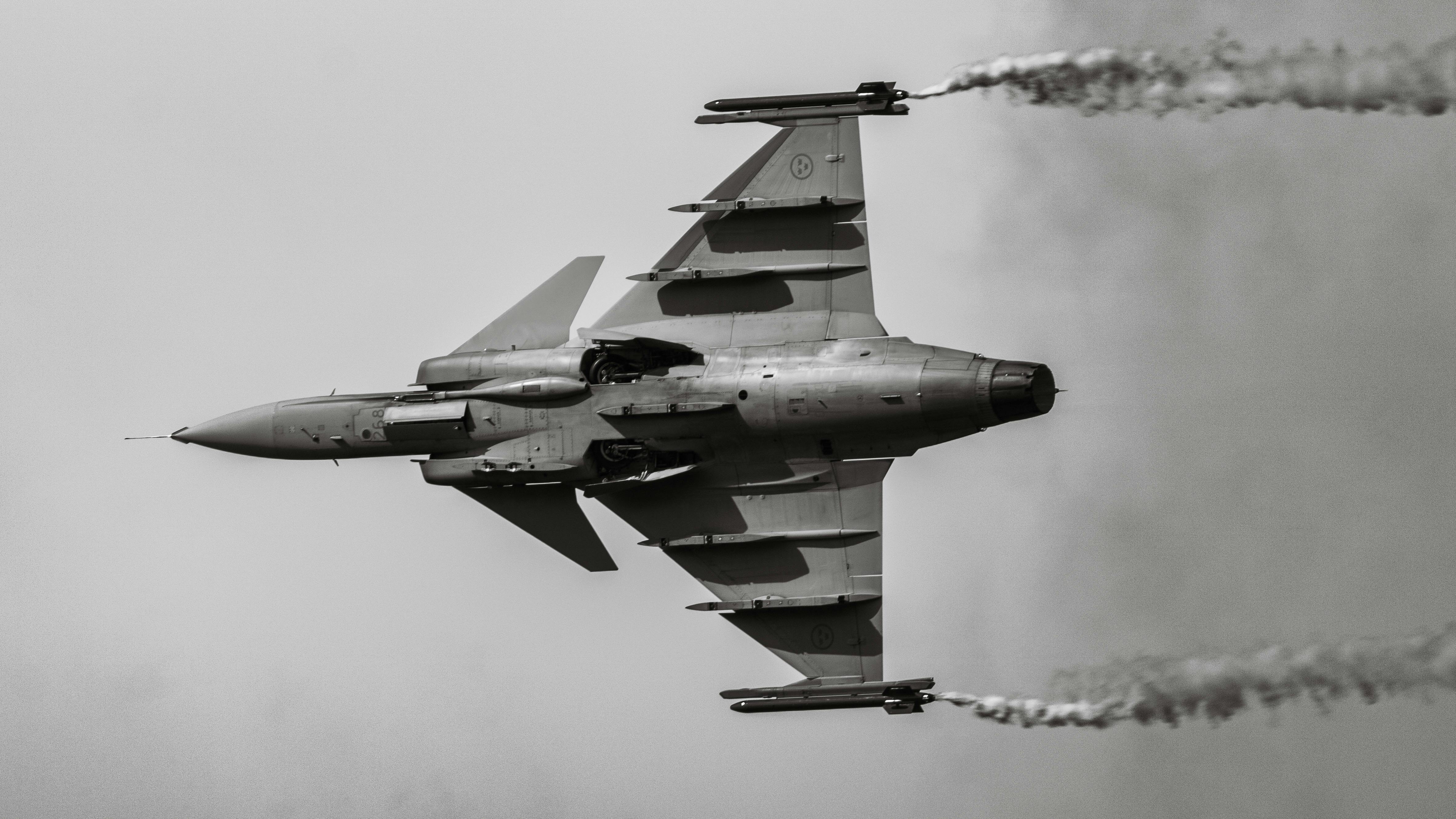 Black Jet Plane in Grayscale Photography · Free Stock Photo