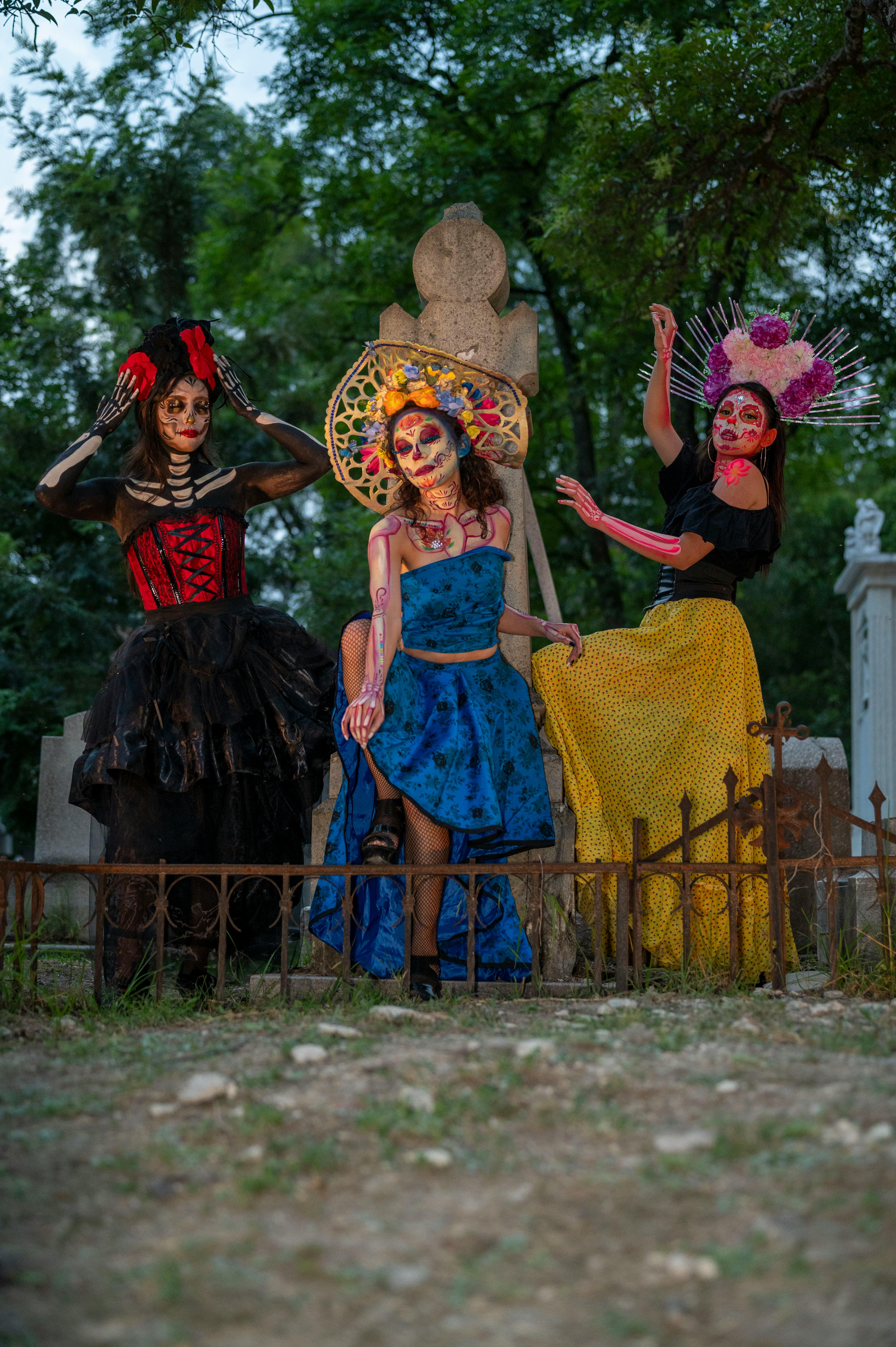 Models as Catrina at Cemetery · Free Stock Photo