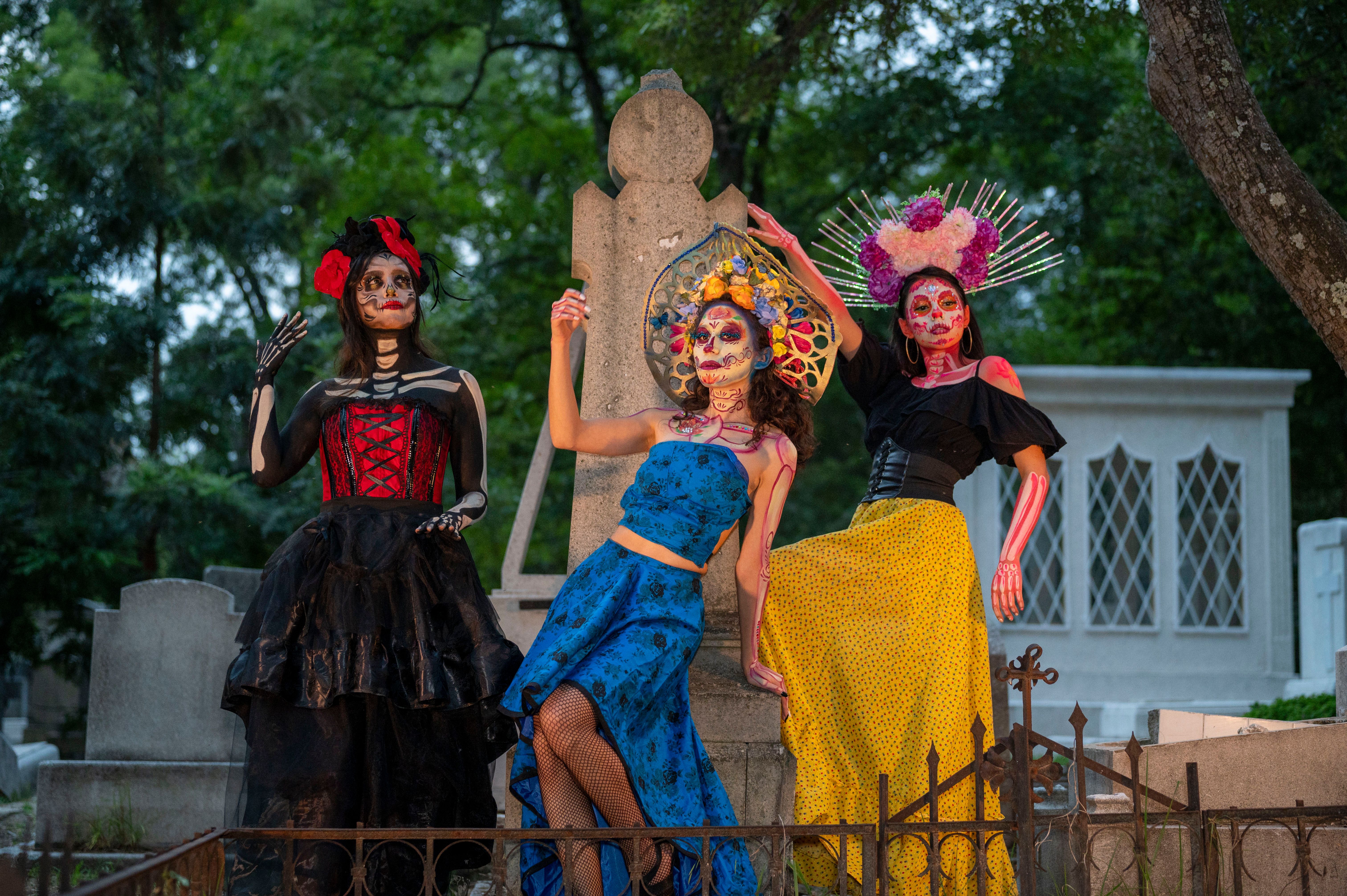 Women Dressed as Catrinas Celebrating Day of the Dead in Cemetery ...