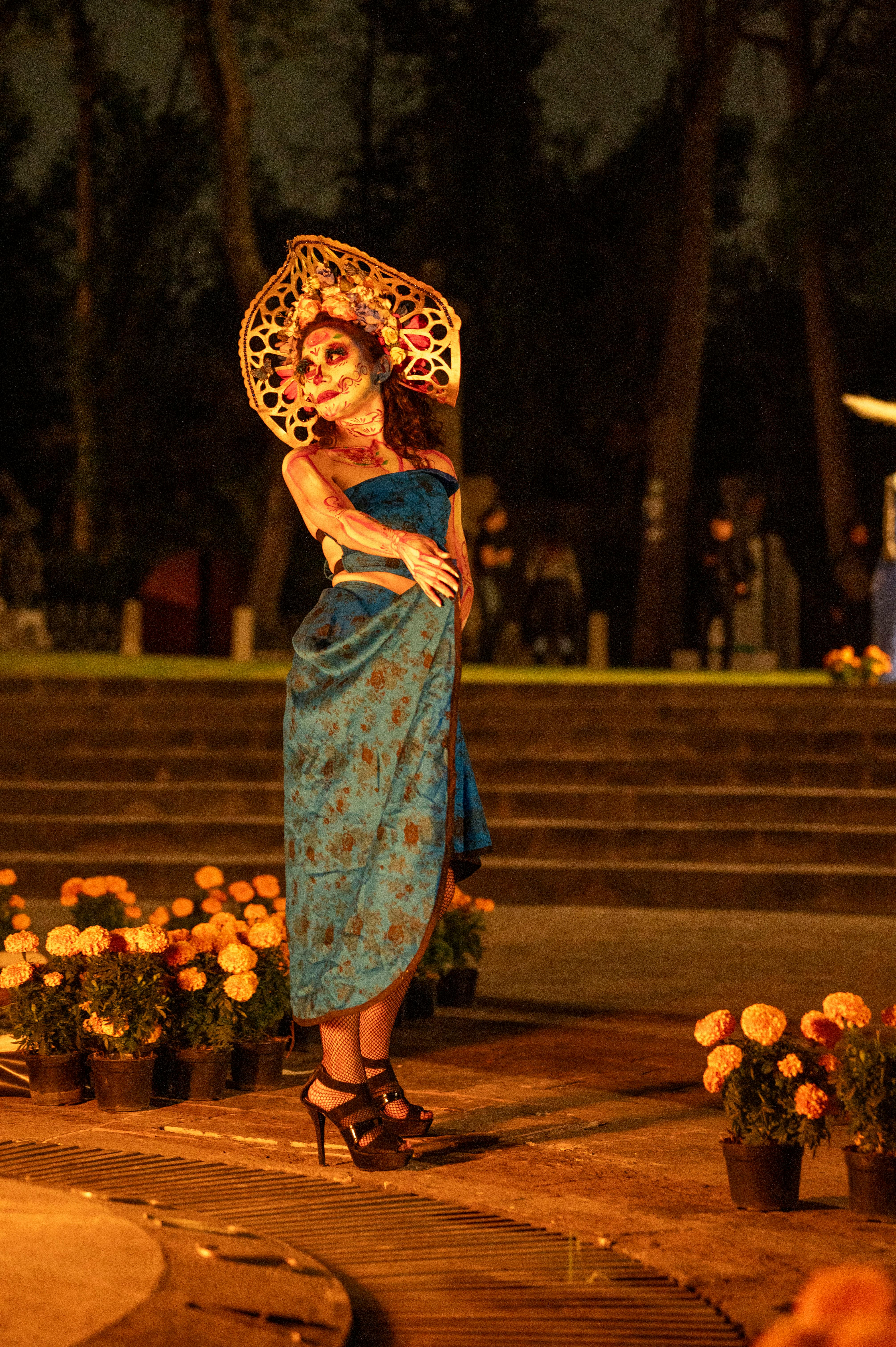 Catrina Standing near Cross at Graveyard for Dia de Muertos · Free ...