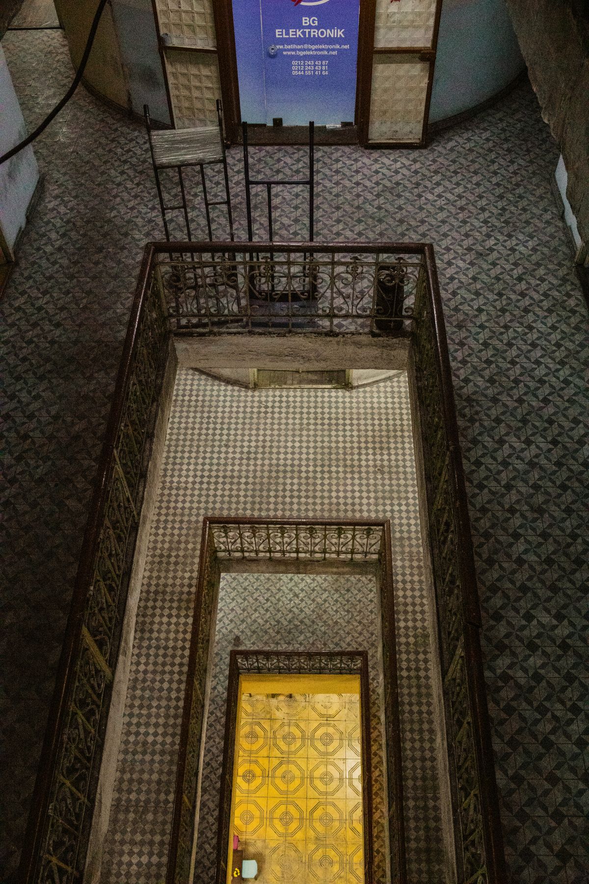 Old Stairwell Photos, Download The BEST Free Old Stairwell Stock Photos ...