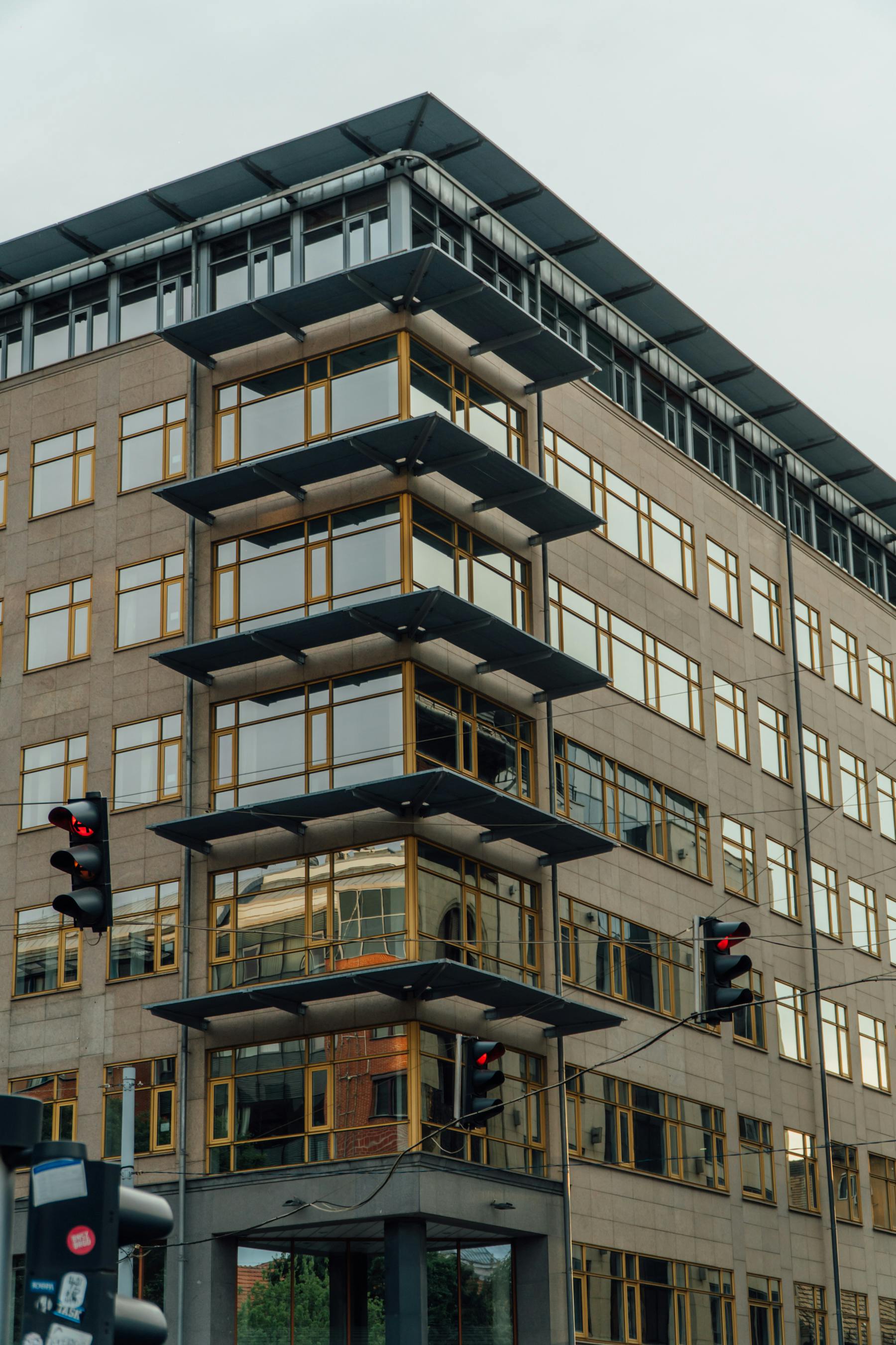 Corner of Building in City · Free Stock Photo