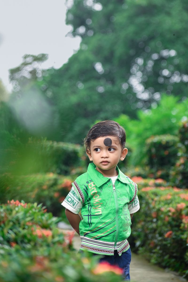 Boy Standing Behind Photos, Download The BEST Free Boy Standing Behind ...
