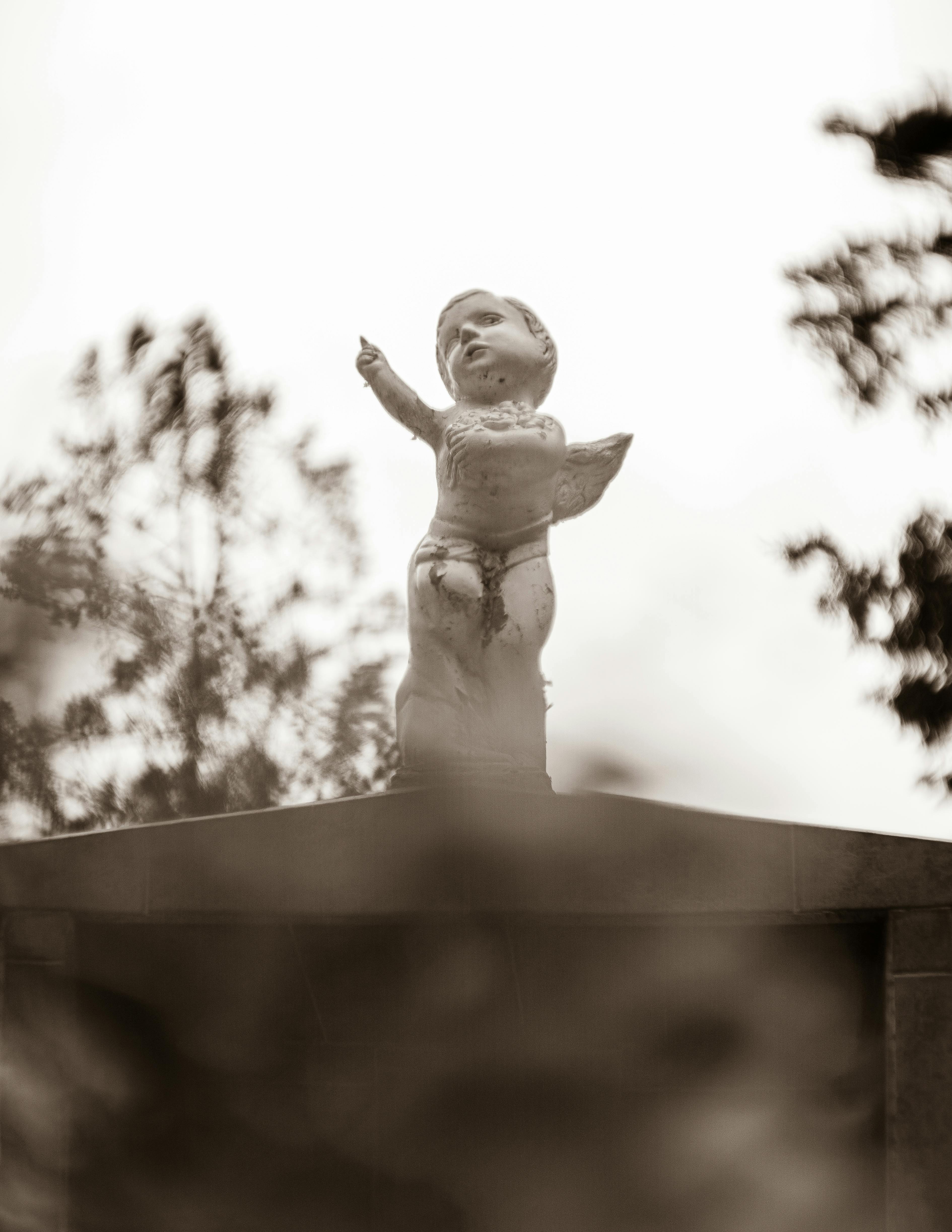 Baby Angel Statue · Free Stock Photo