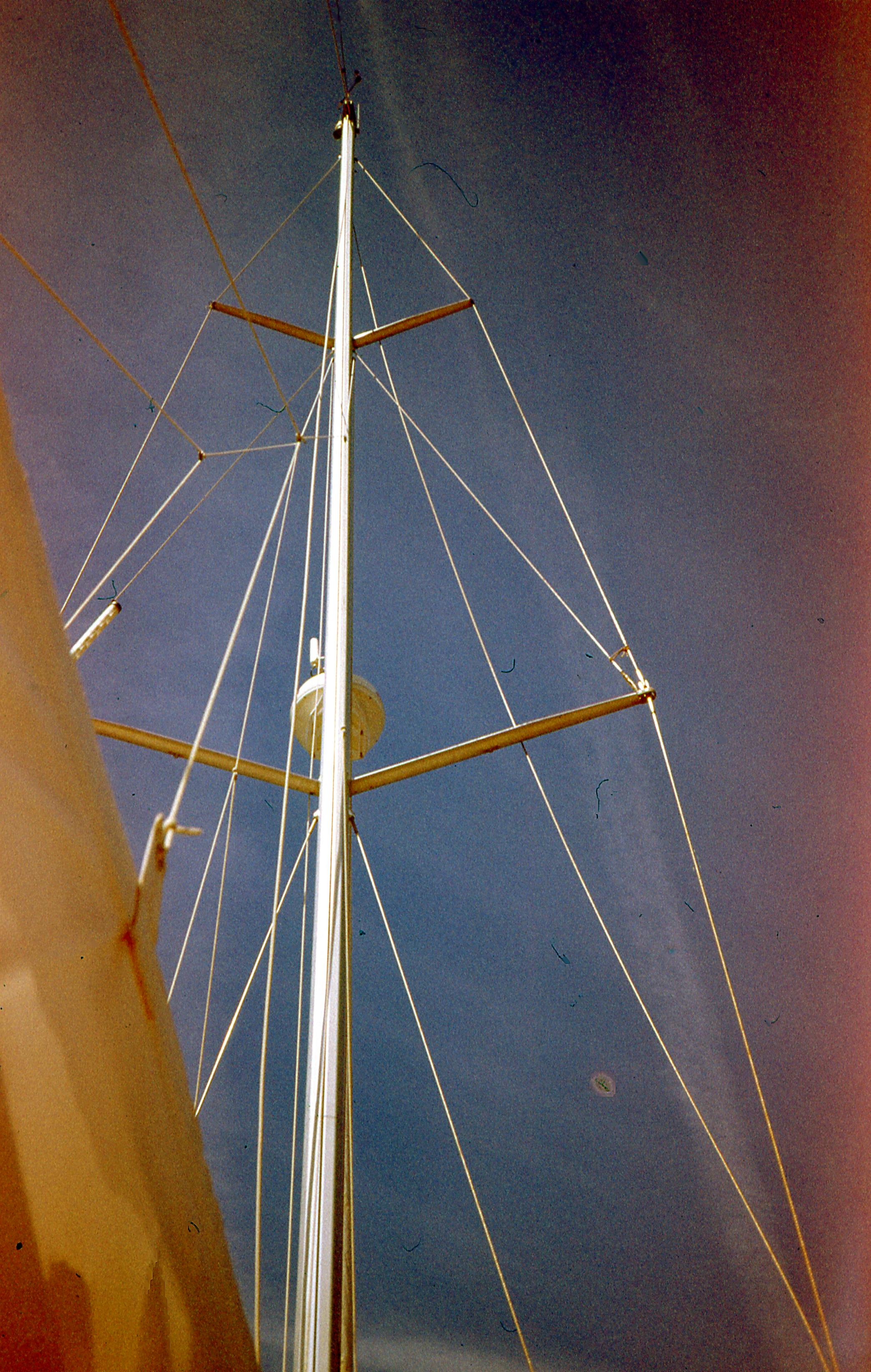 Man Climb on Post · Free Stock Photo