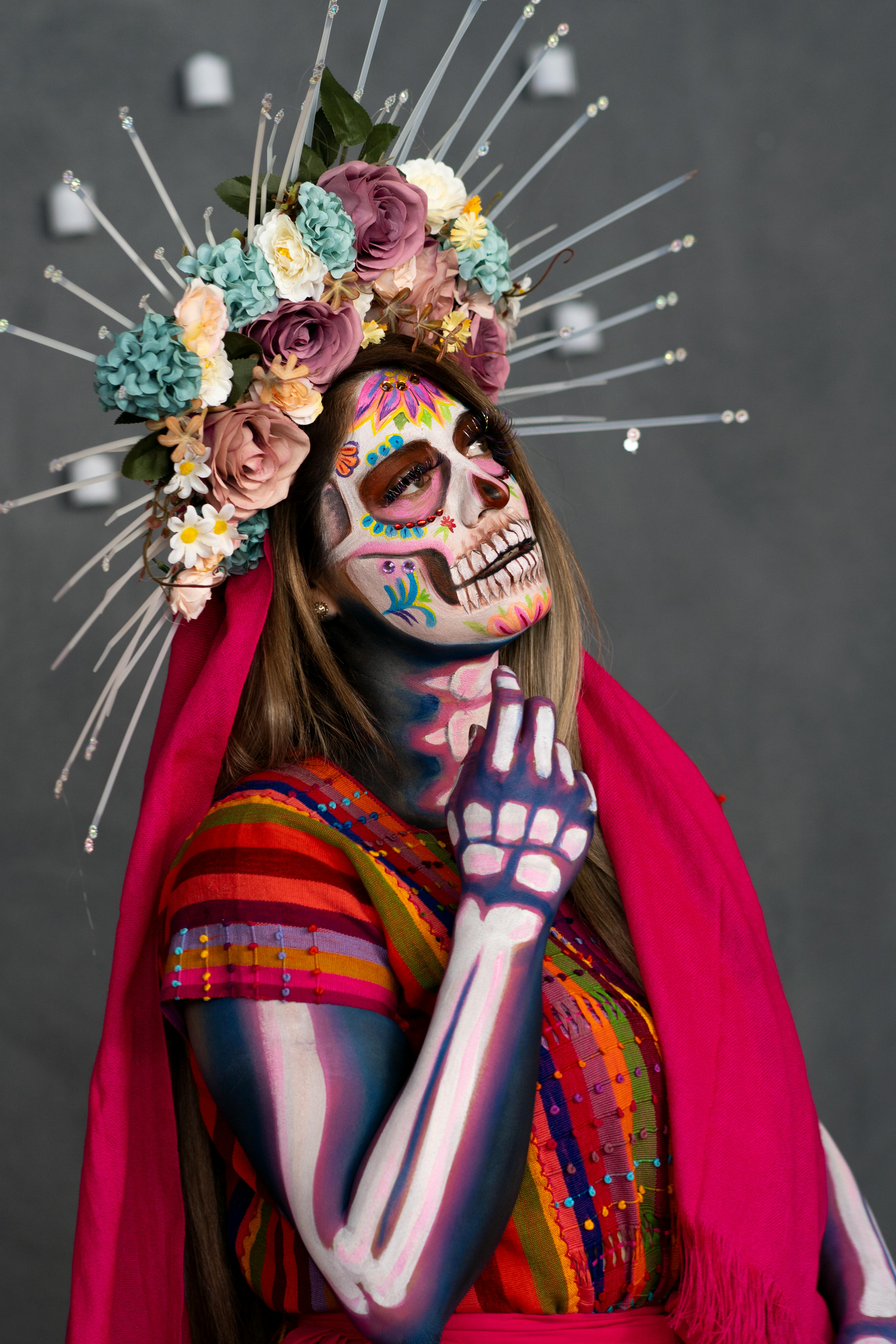 Foto de stock gratuita sobre cara pintada, catrina, corona de lores ...