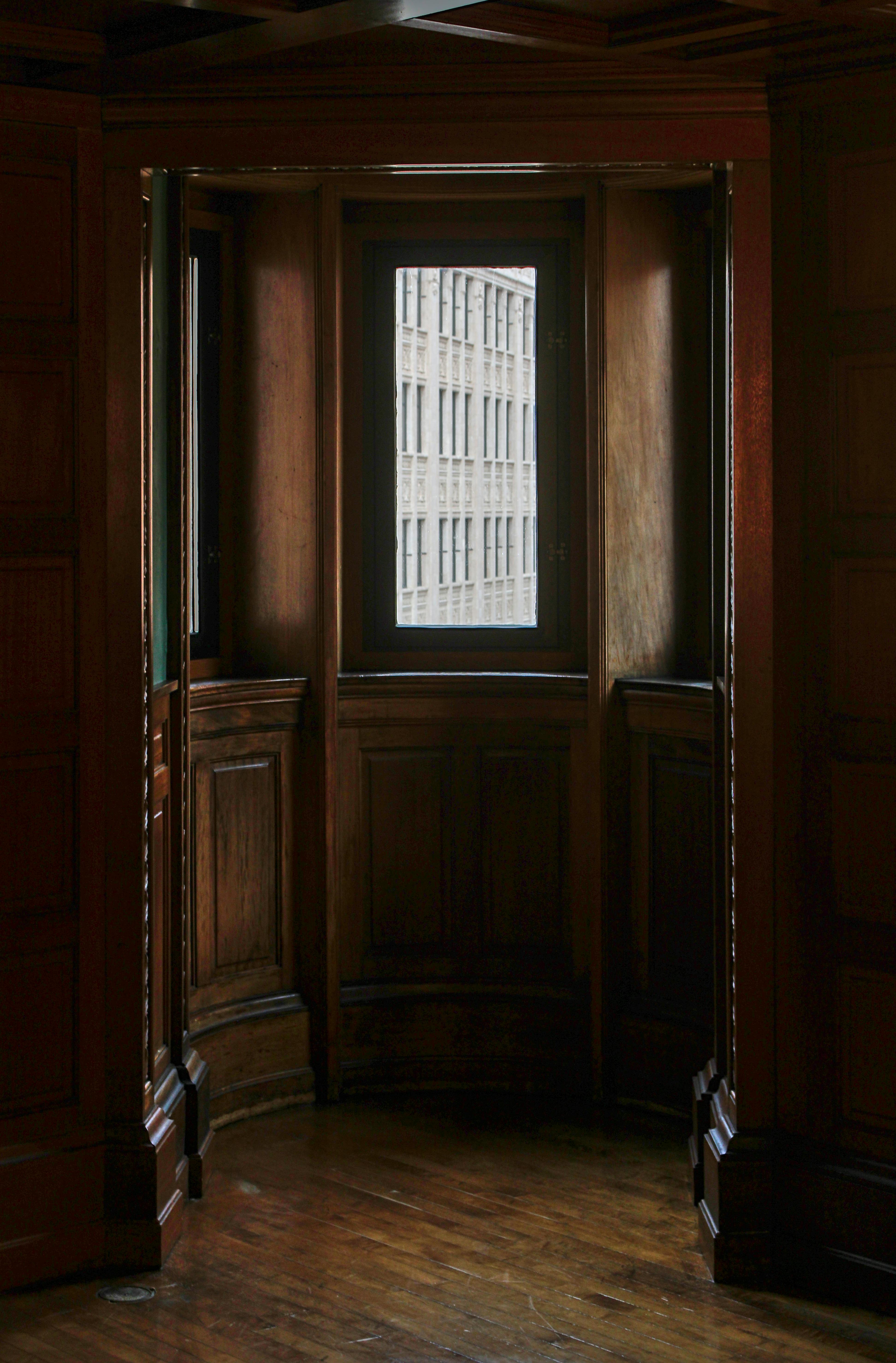 Windows in a Room · Free Stock Photo