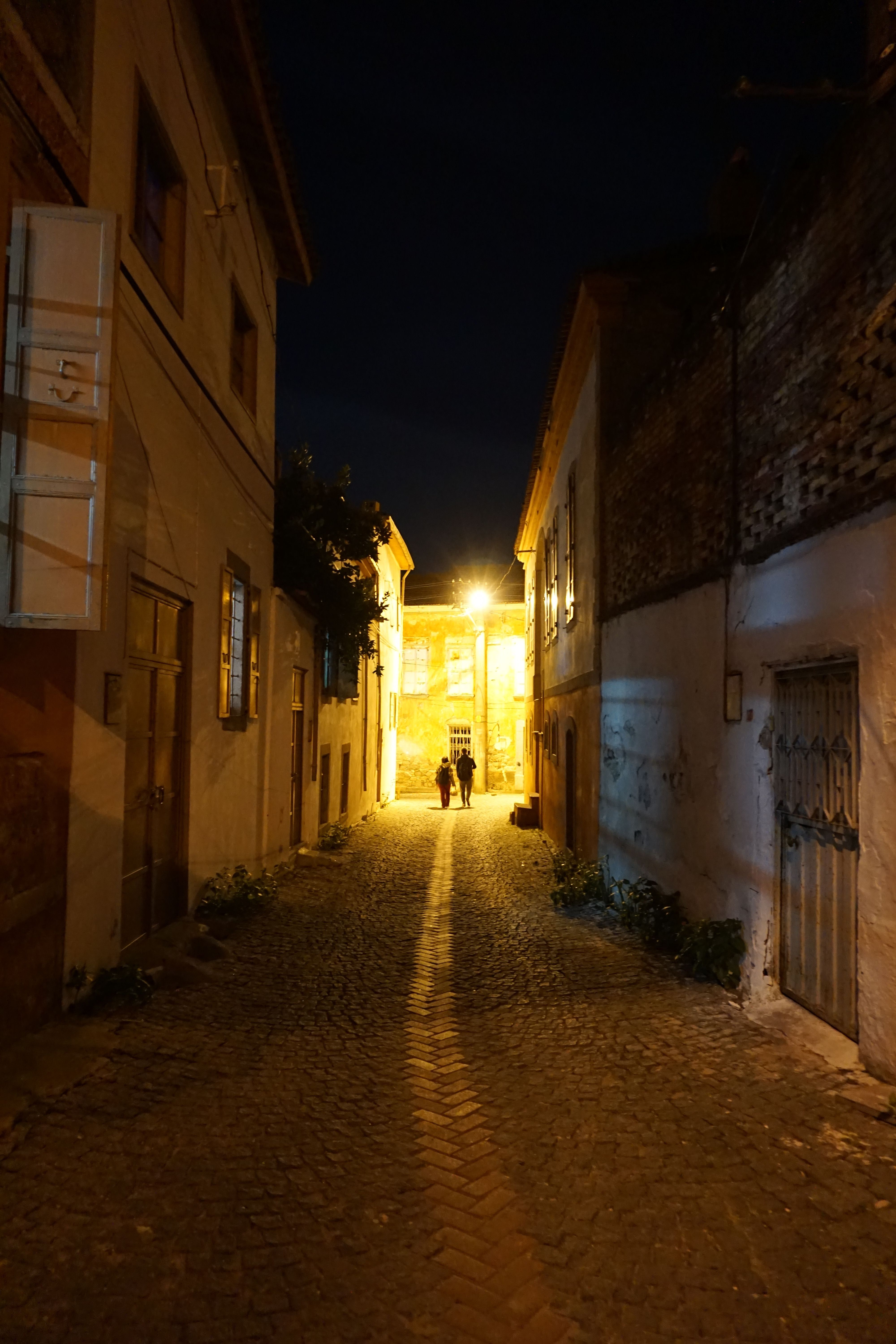 Narrow Street in Town at Night · Free Stock Photo