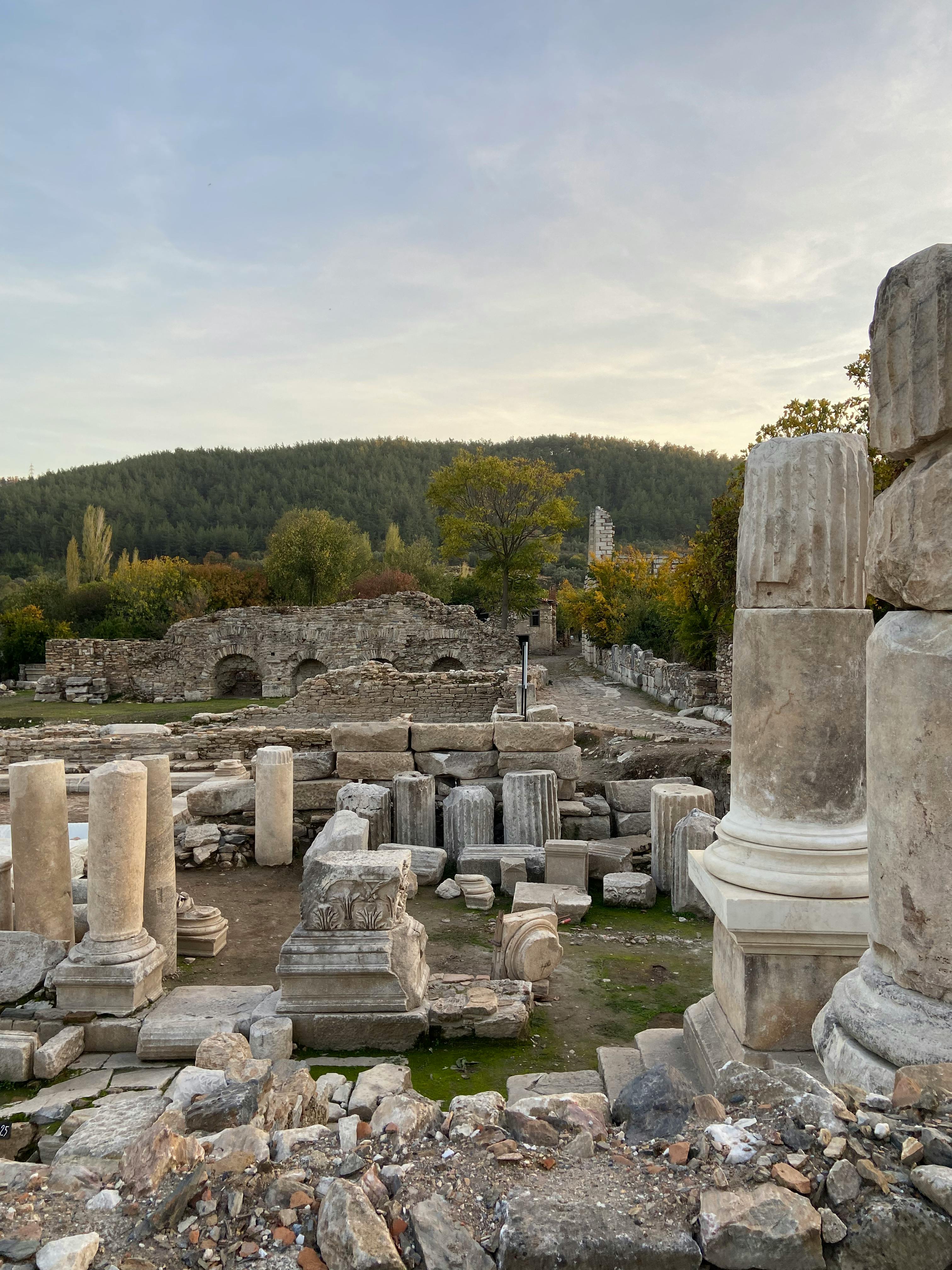 Destroyed Columns in Ancient Ruins · Free Stock Photo