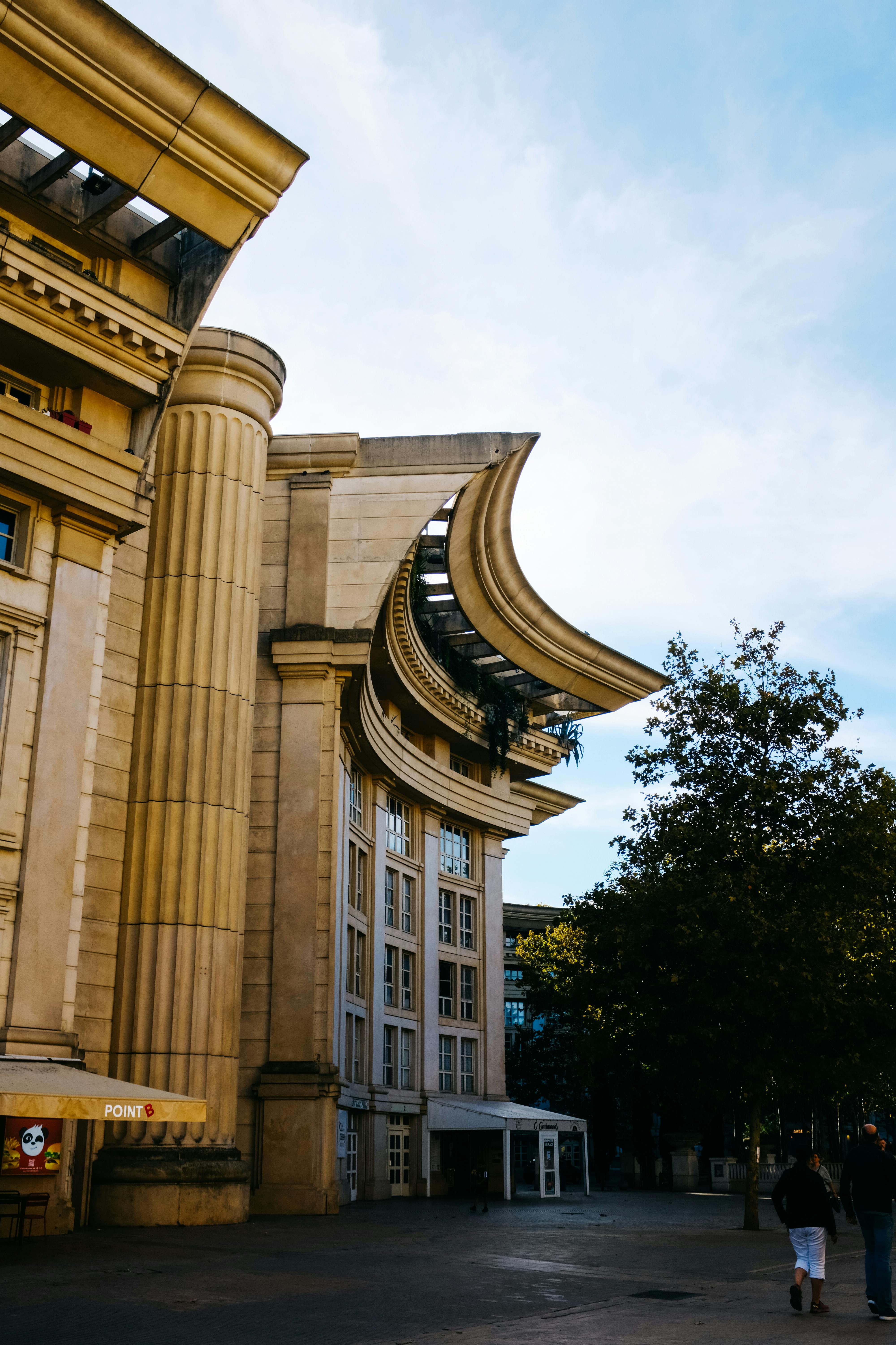 Modern Building with Column in Montpelier · Free Stock Photo