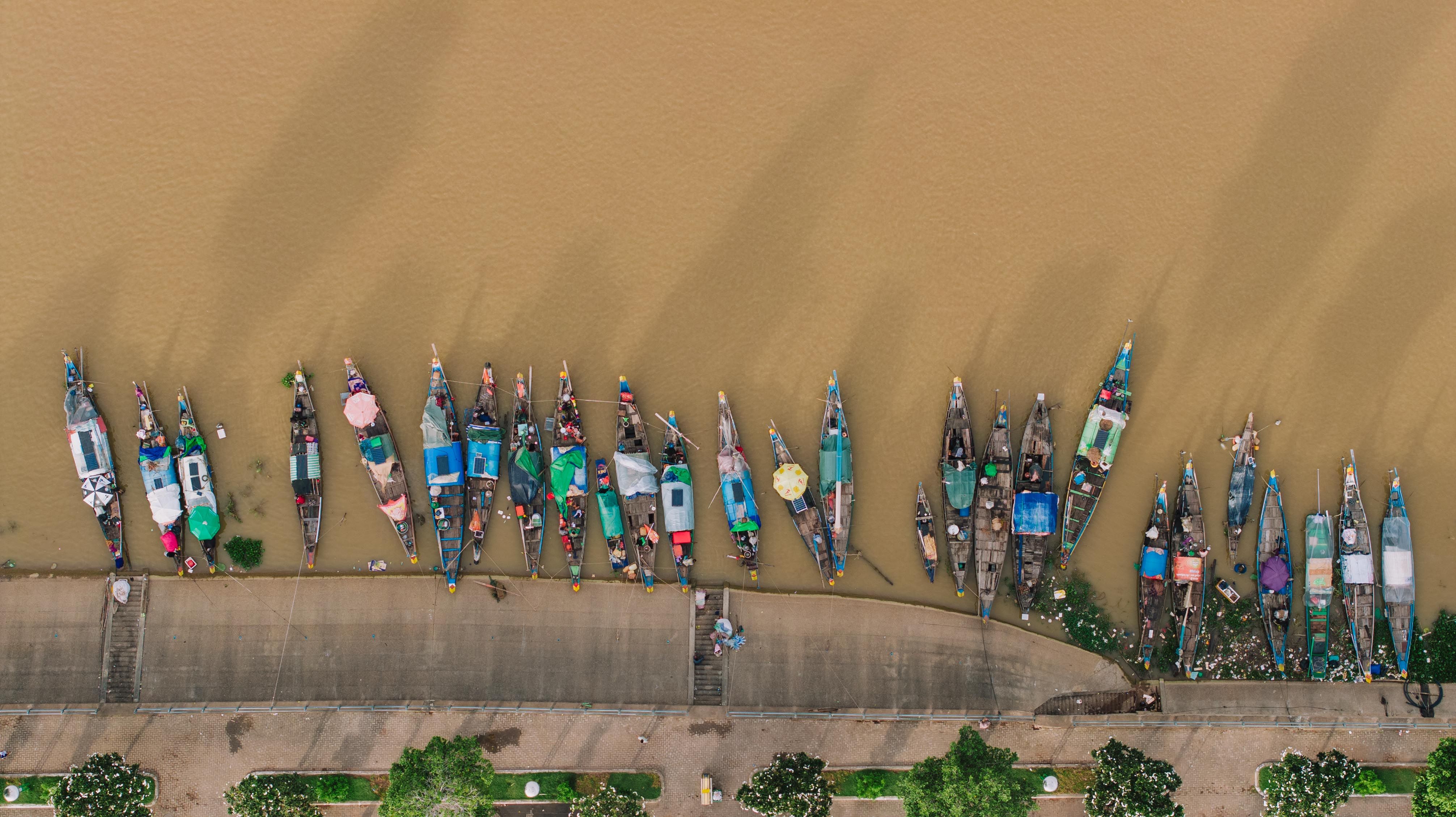 Boats For Rivers Photos, Download The BEST Free Boats For Rivers Stock ...