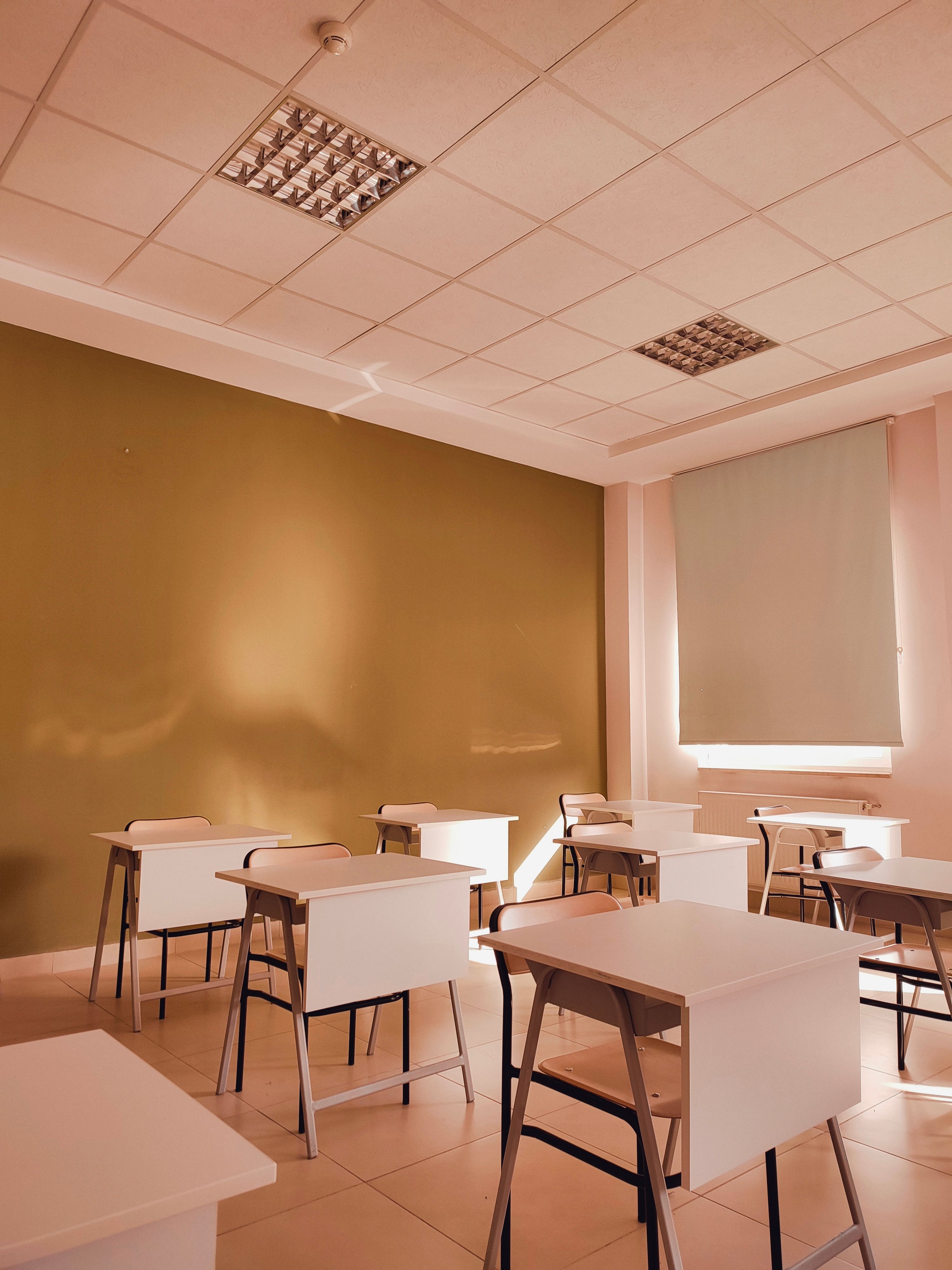 20.000+ Foto 400kb Size School Staff Single Images Terbaik · Unduh ...