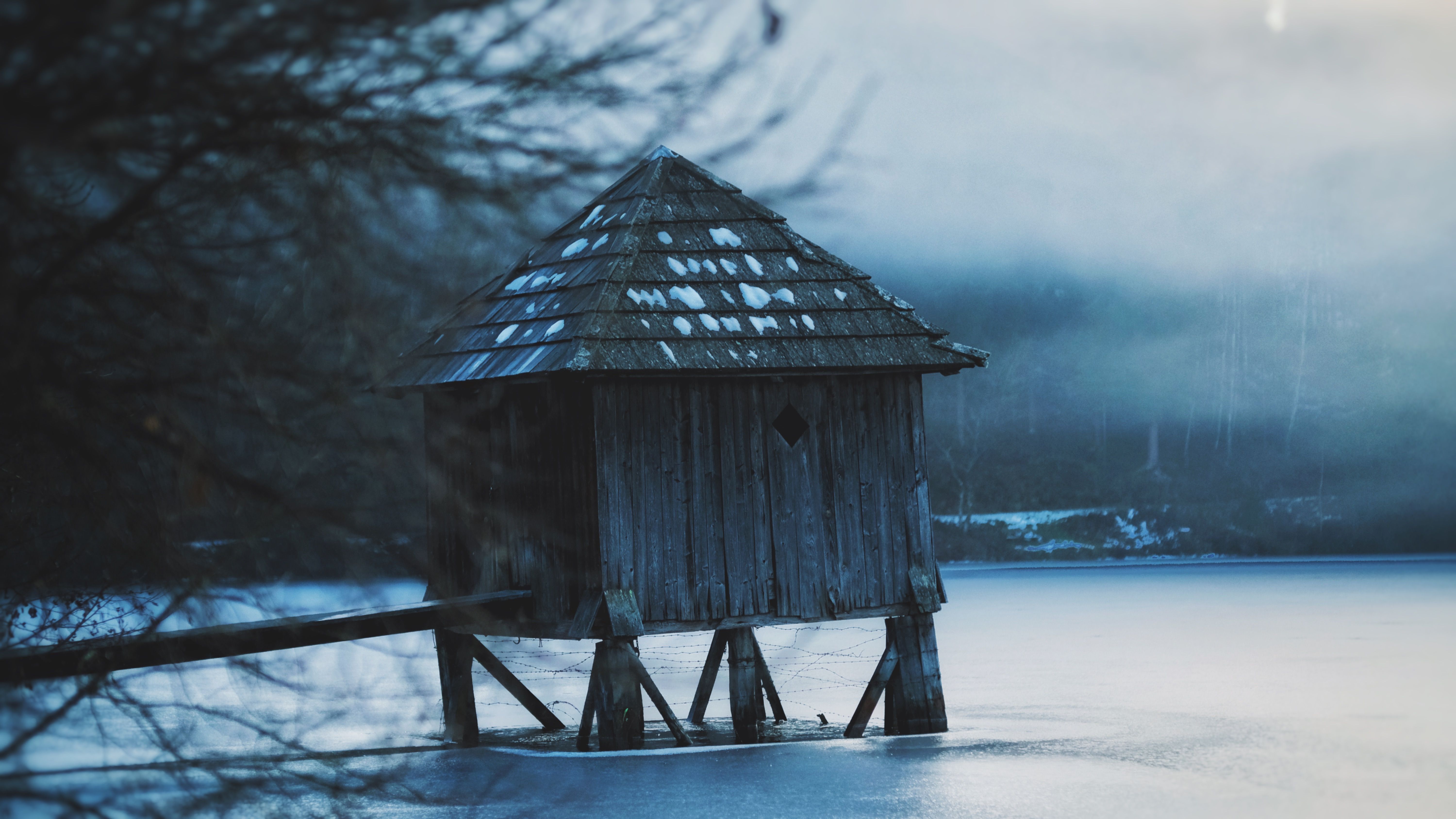 Wooden Hut in a Lake · Free Stock Photo