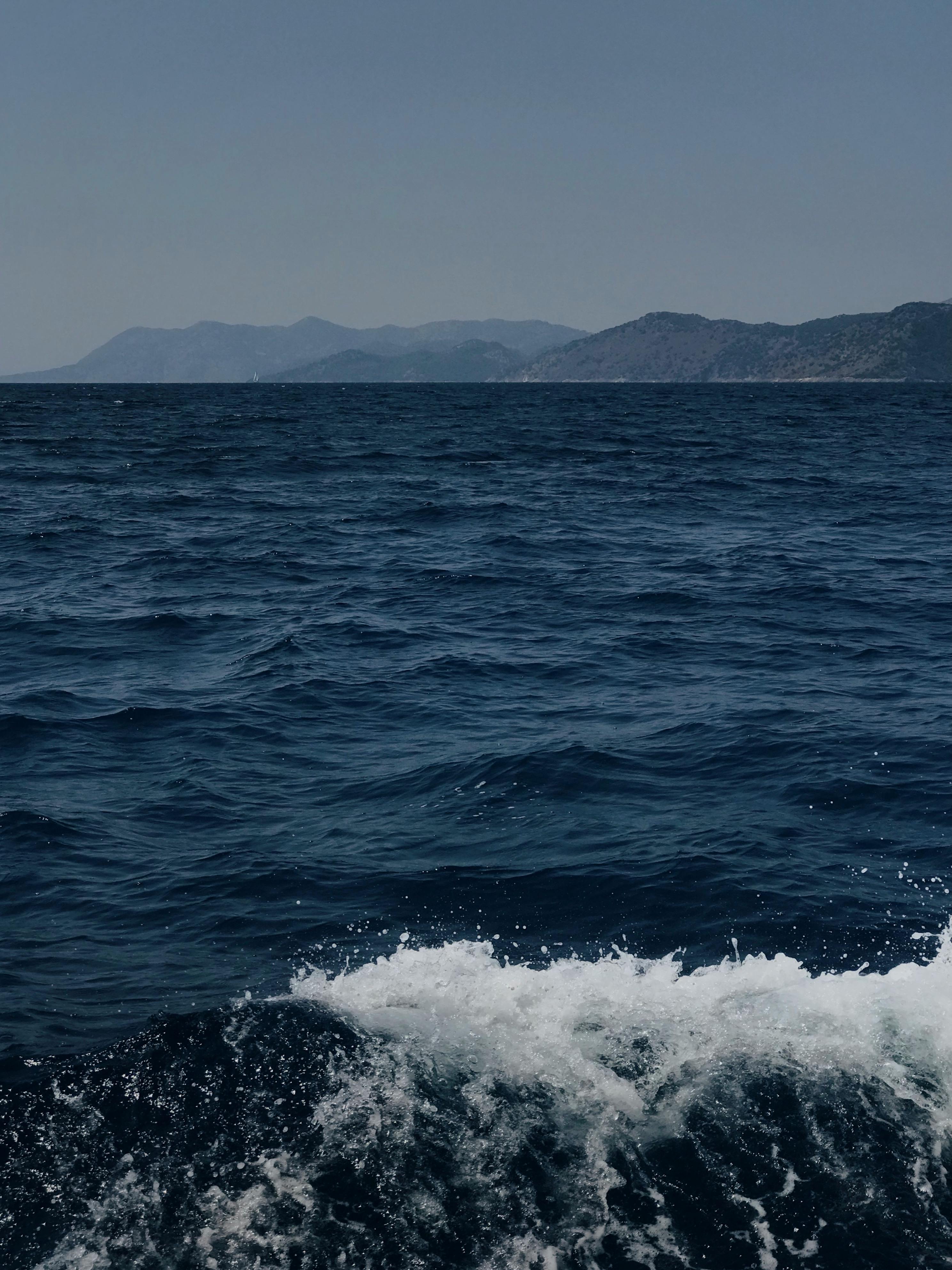 Outgoing Wave Photos, Download The BEST Free Outgoing Wave Stock Photos ...