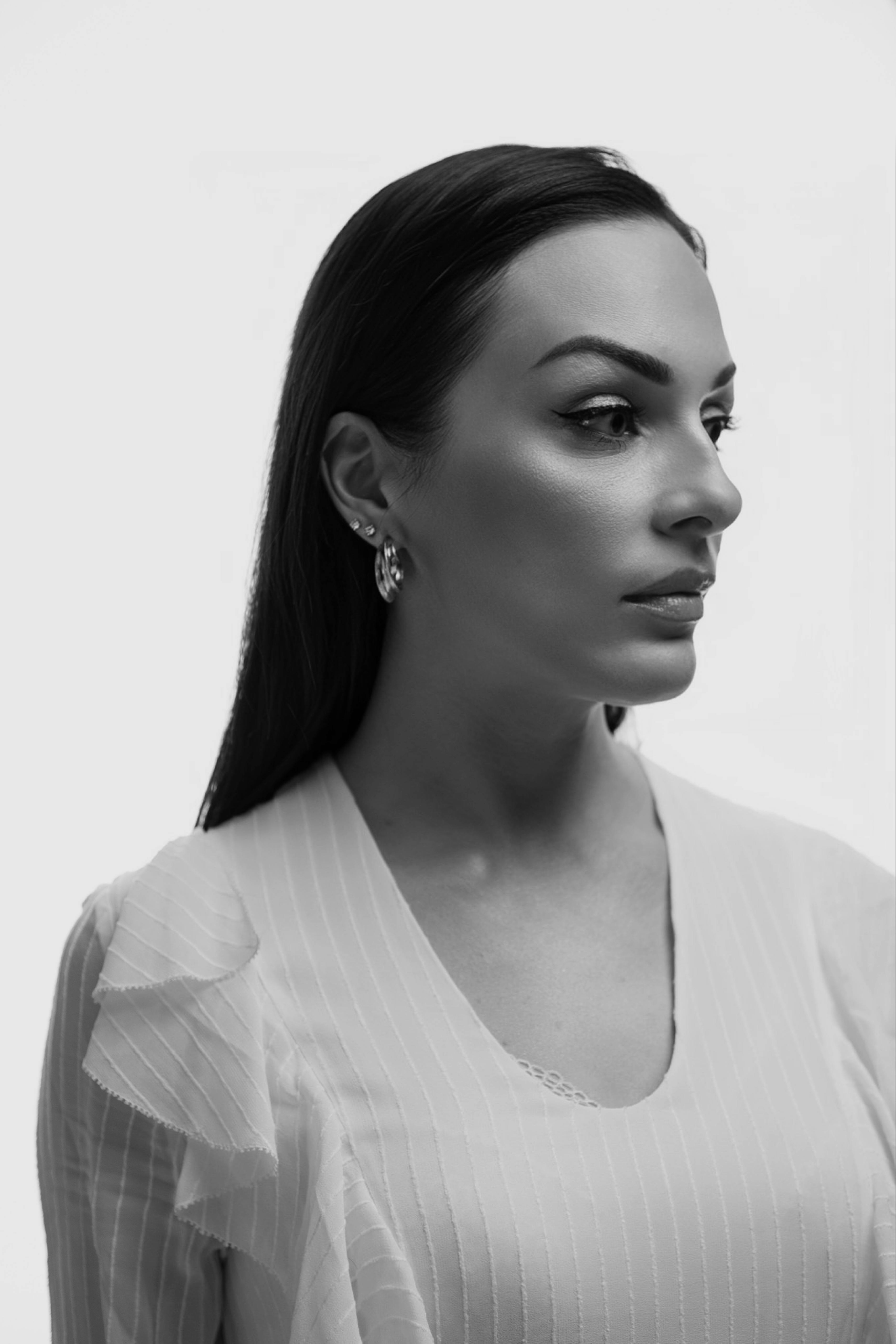 Frilled Shoulder Photos, Download The BEST Free Frilled Shoulder Stock ...