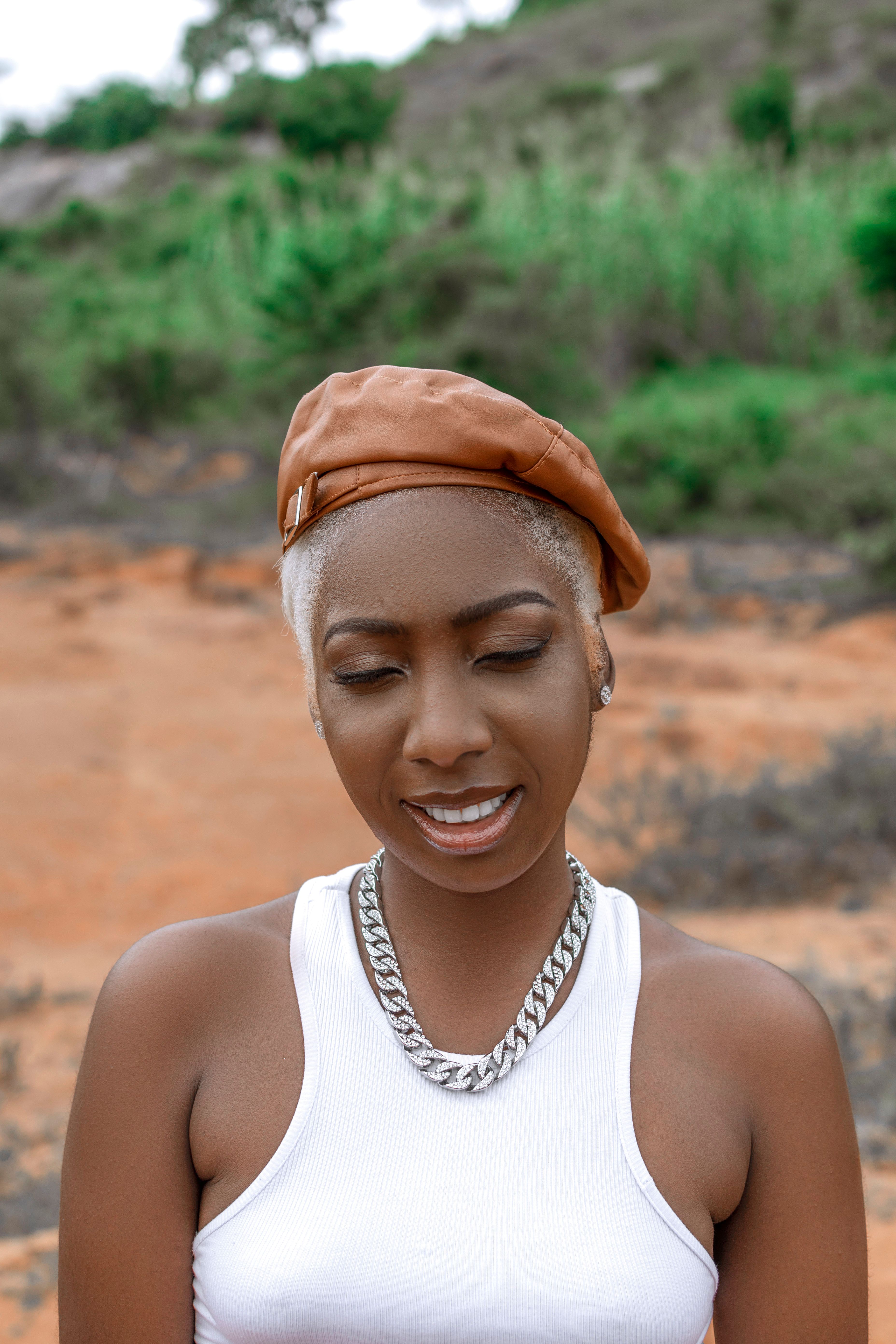 Clustered Bonnet Photos, Download The BEST Free Clustered Bonnet Stock ...