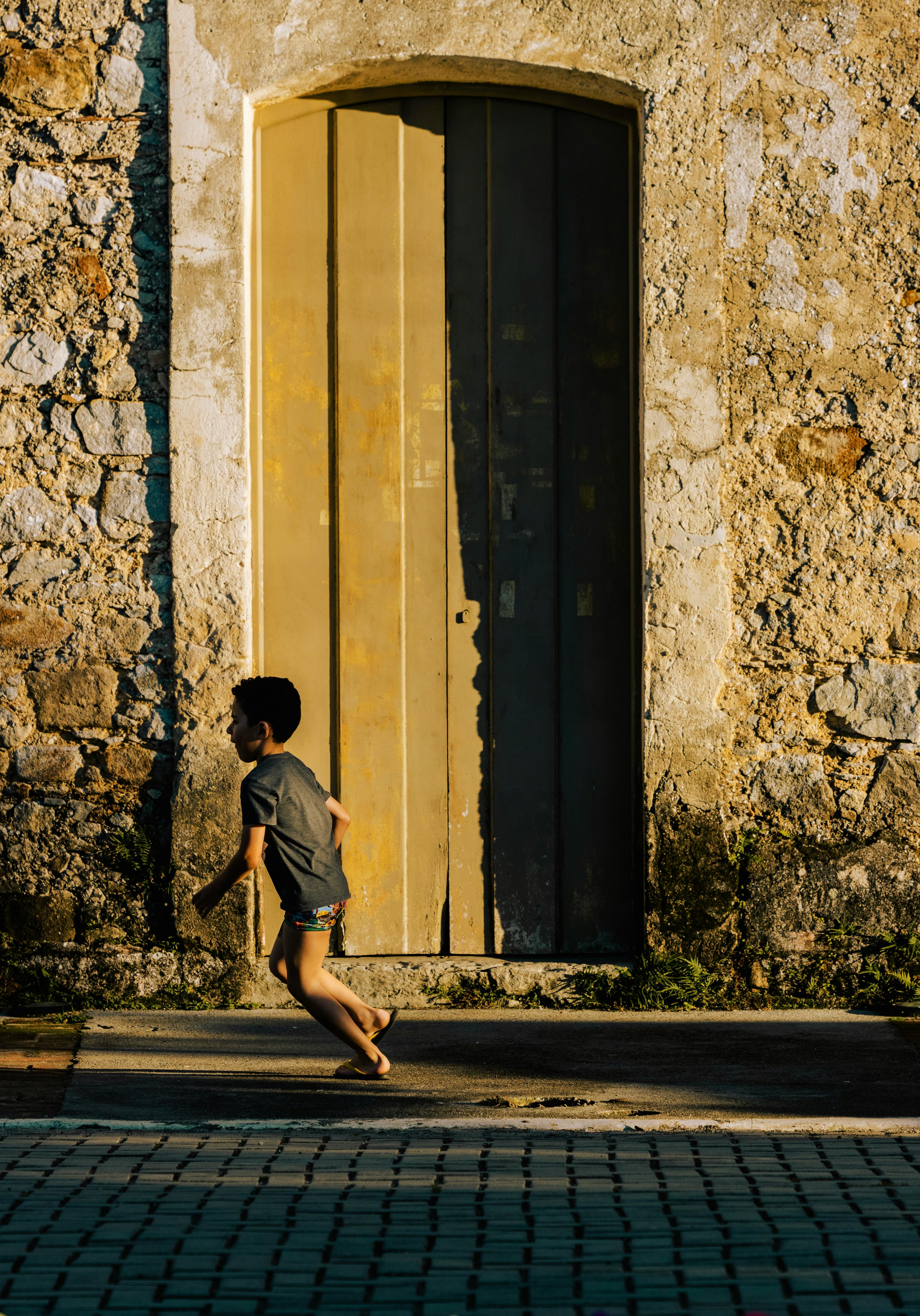 Boy Run Door Photos, Download The BEST Free Boy Run Door Stock Photos ...