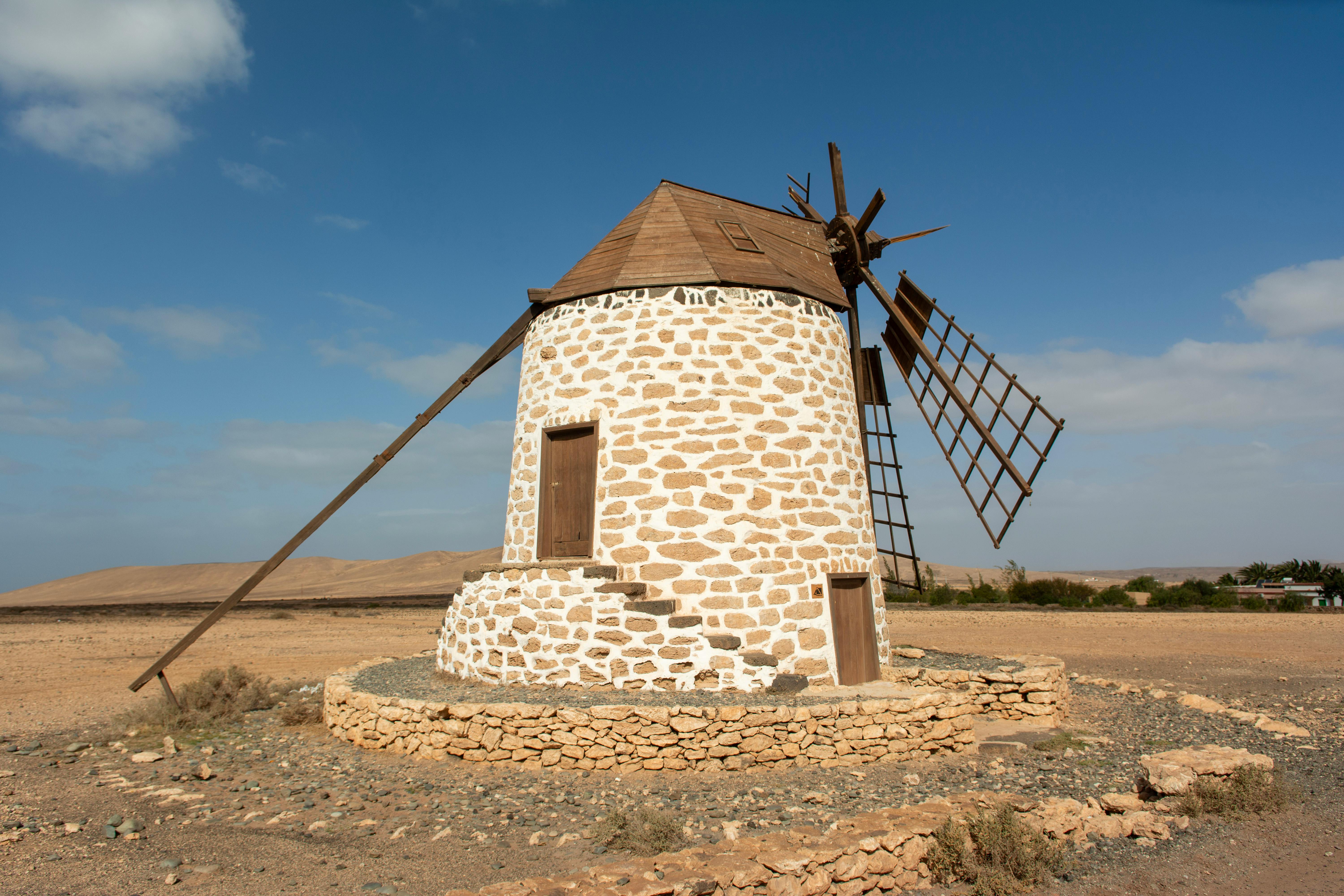 Damaged Windmill in Countryside · Free Stock Photo