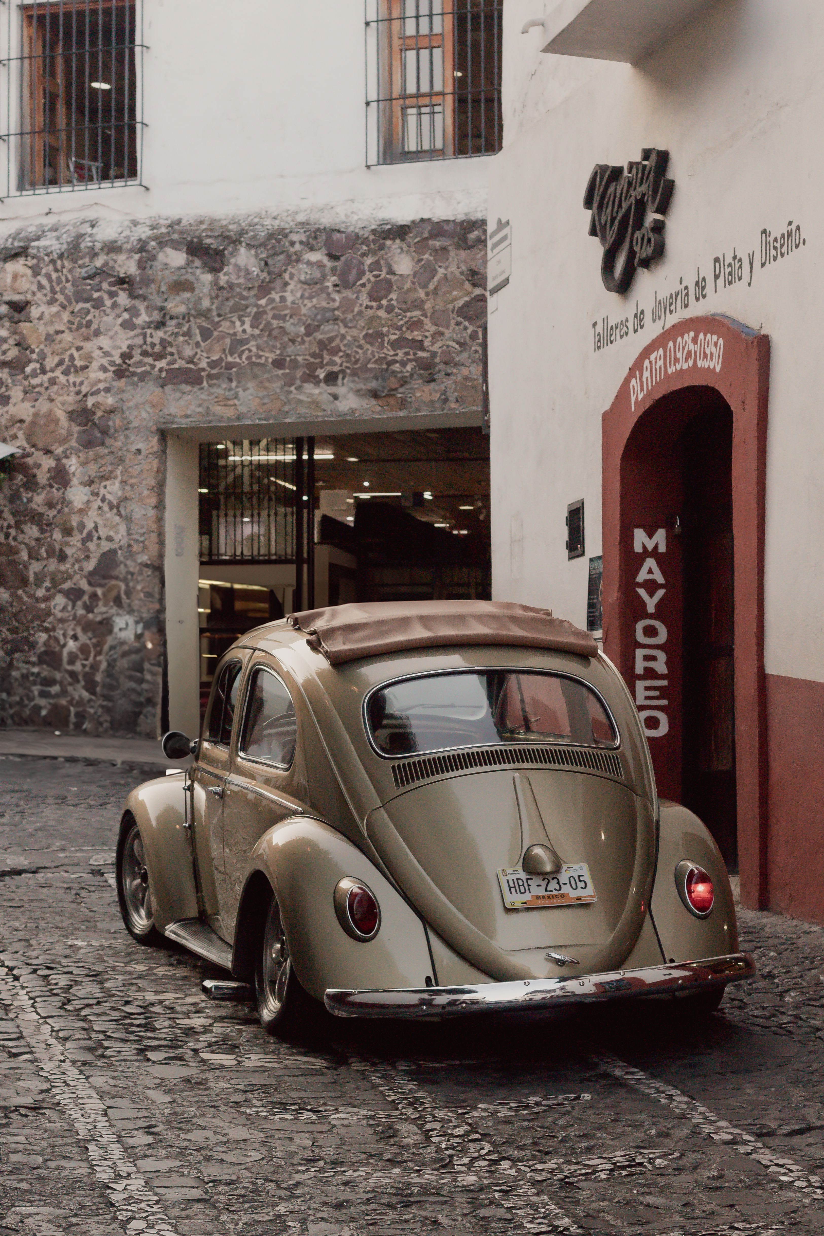 Back of Vintage Volkswagen Beetle · Free Stock Photo