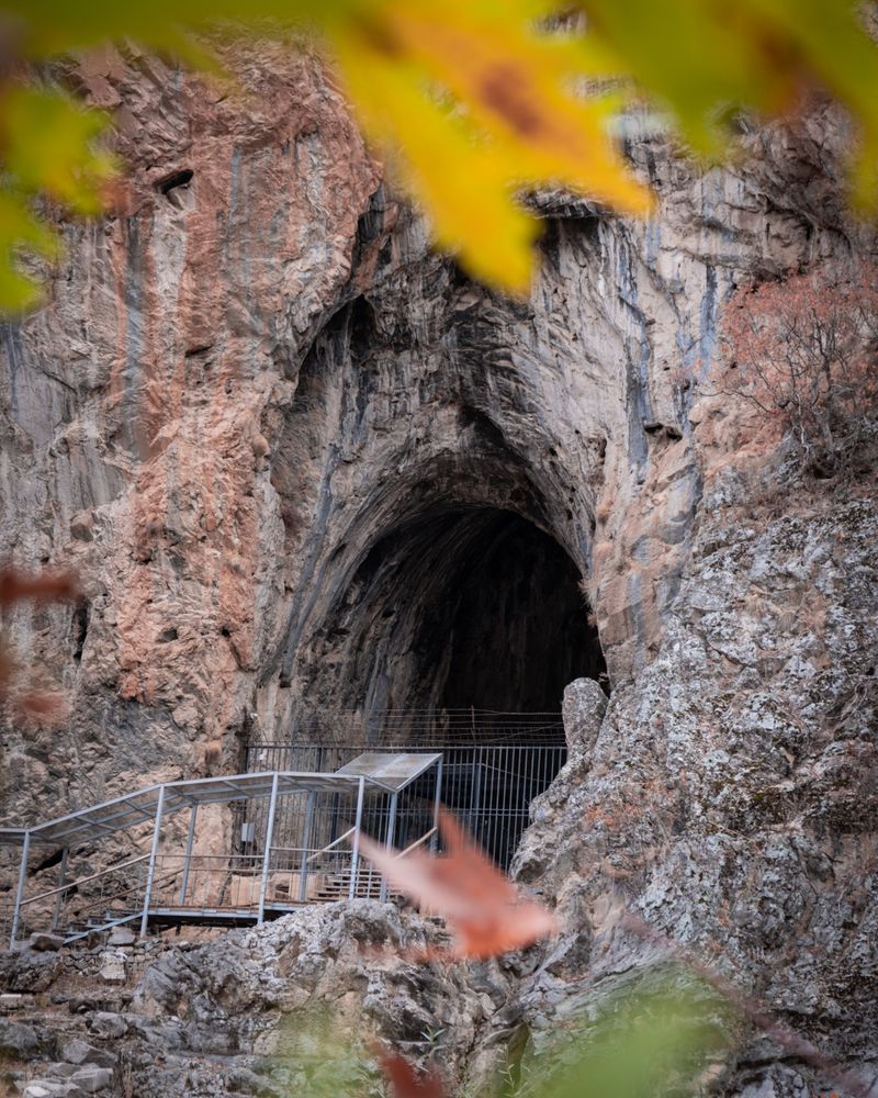 Cave Entrance Photos, Download The BEST Free Cave Entrance Stock Photos ...
