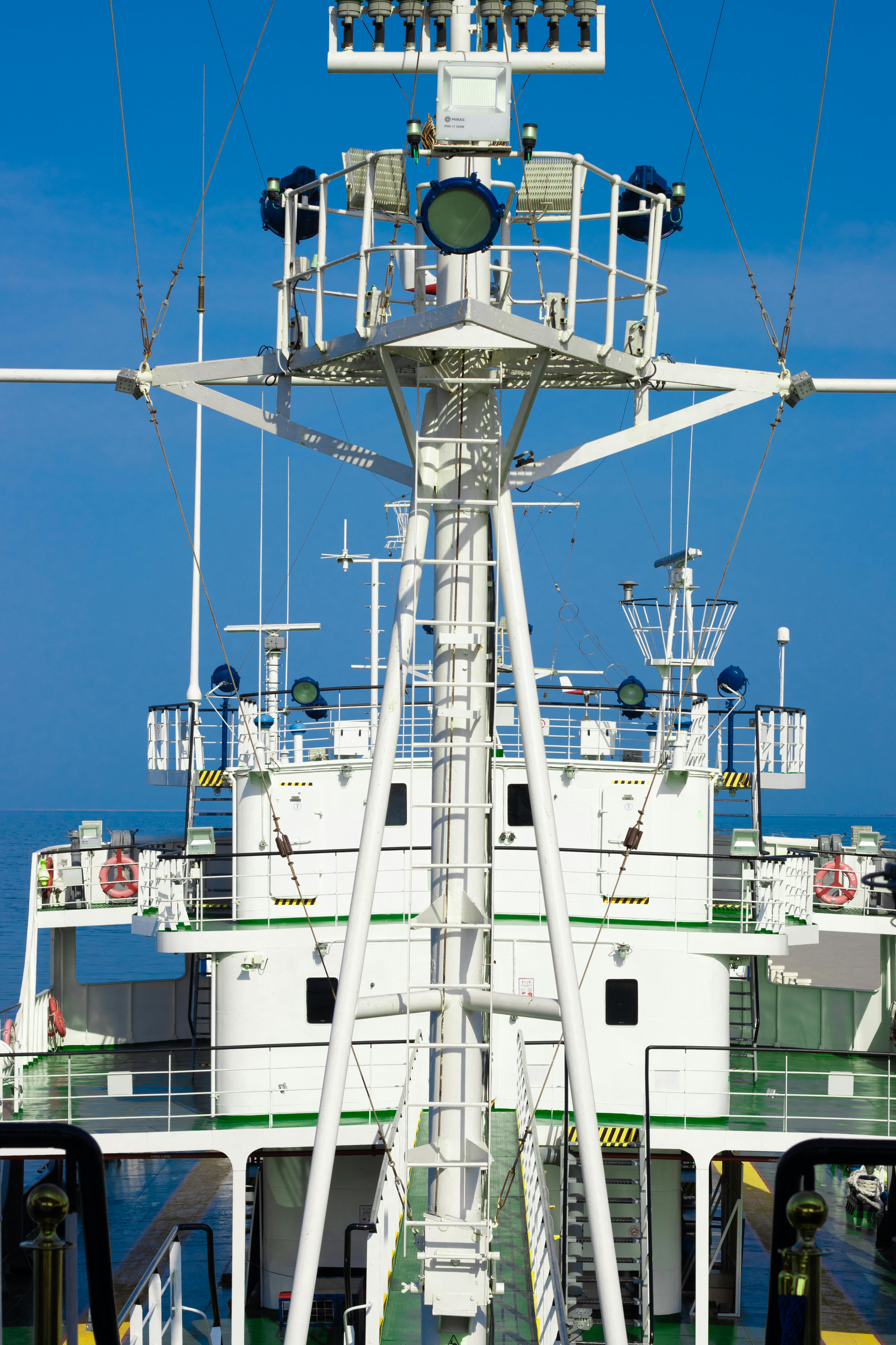 Mast of Wheelhouse on Ship · Free Stock Photo