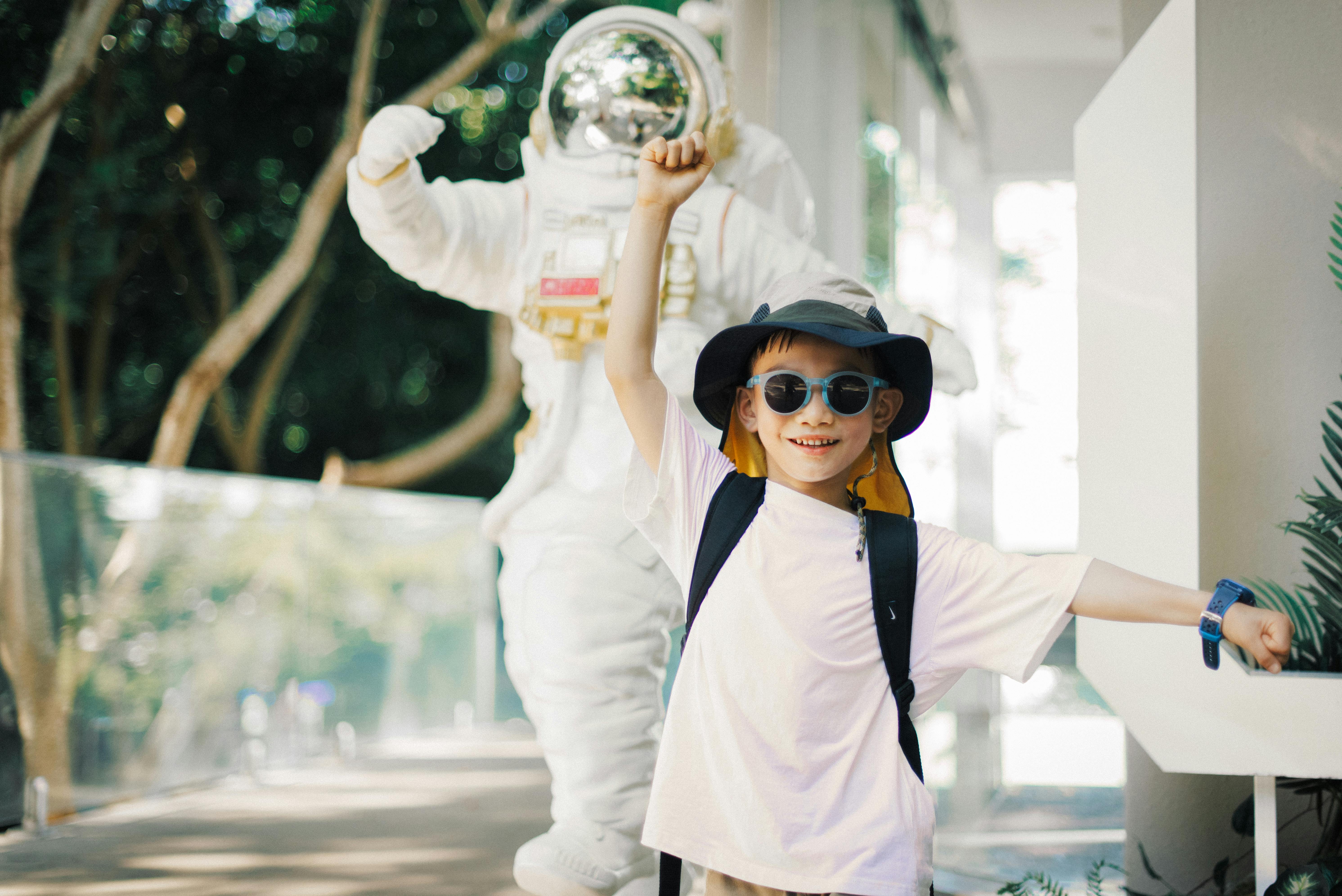 Astronaut Hat Photos, Download The BEST Free Astronaut Hat Stock Photos ...