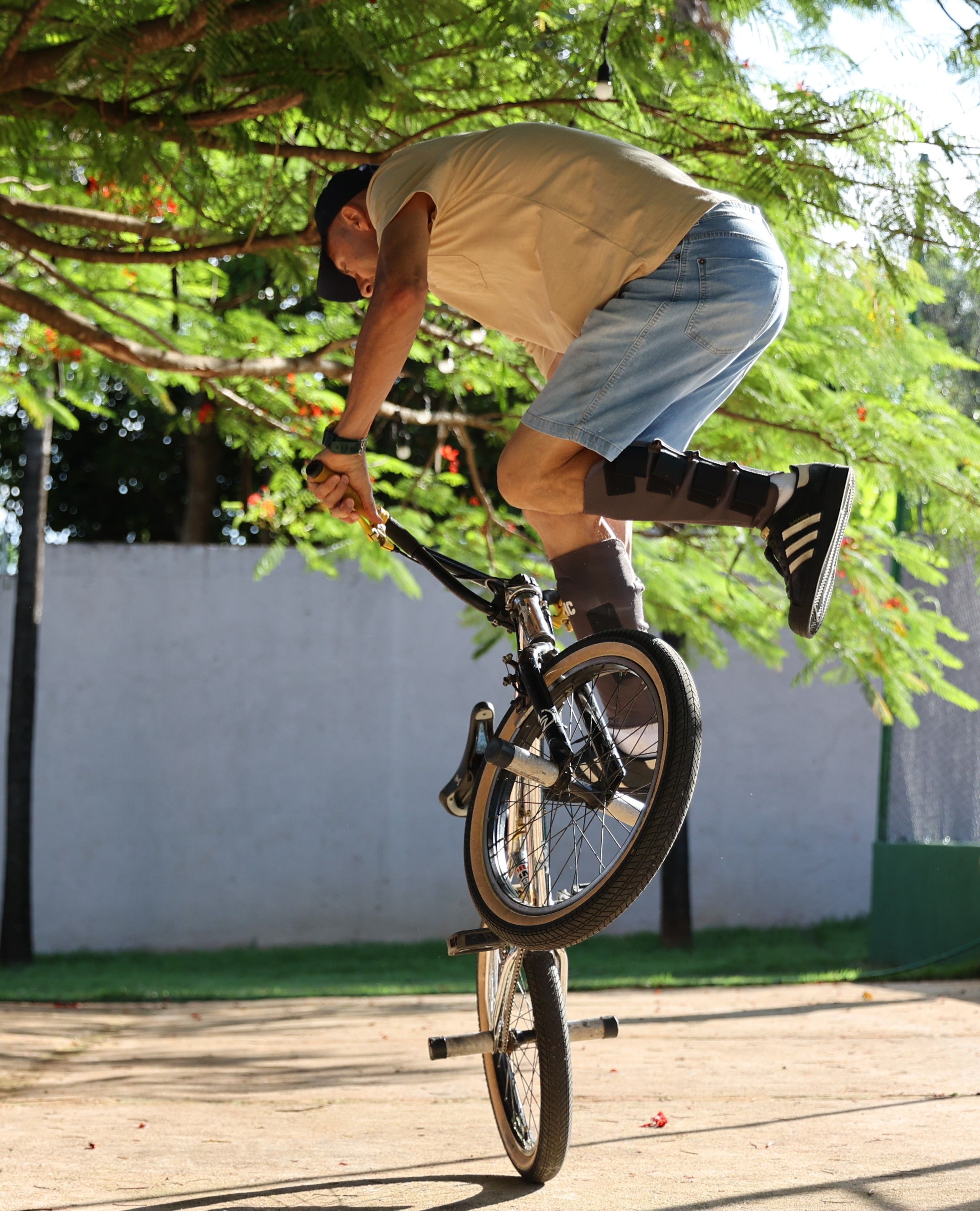 Man Performing Trick on BMX on Street · Free Stock Photo