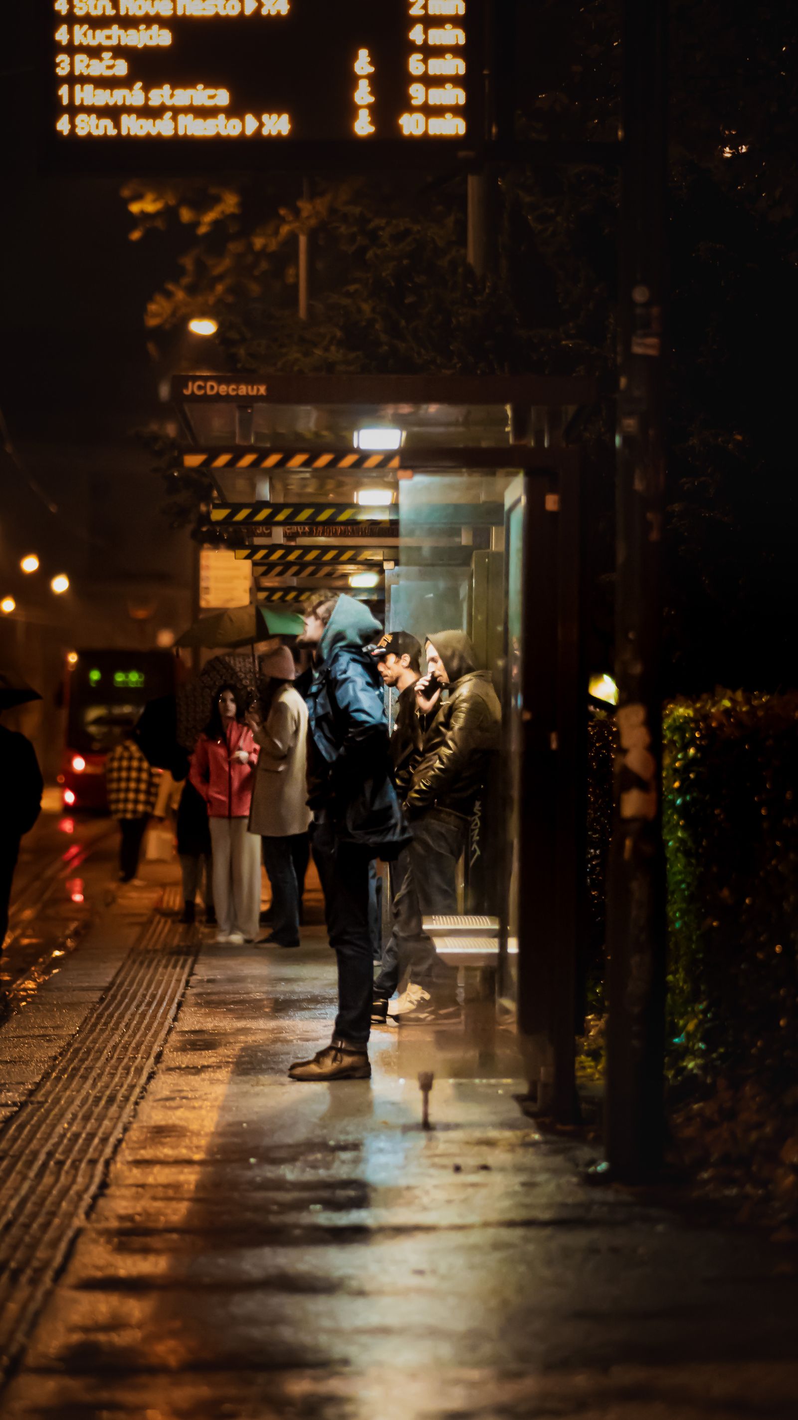 People Waiting At A Bus Stop Photos, Download The BEST Free People ...