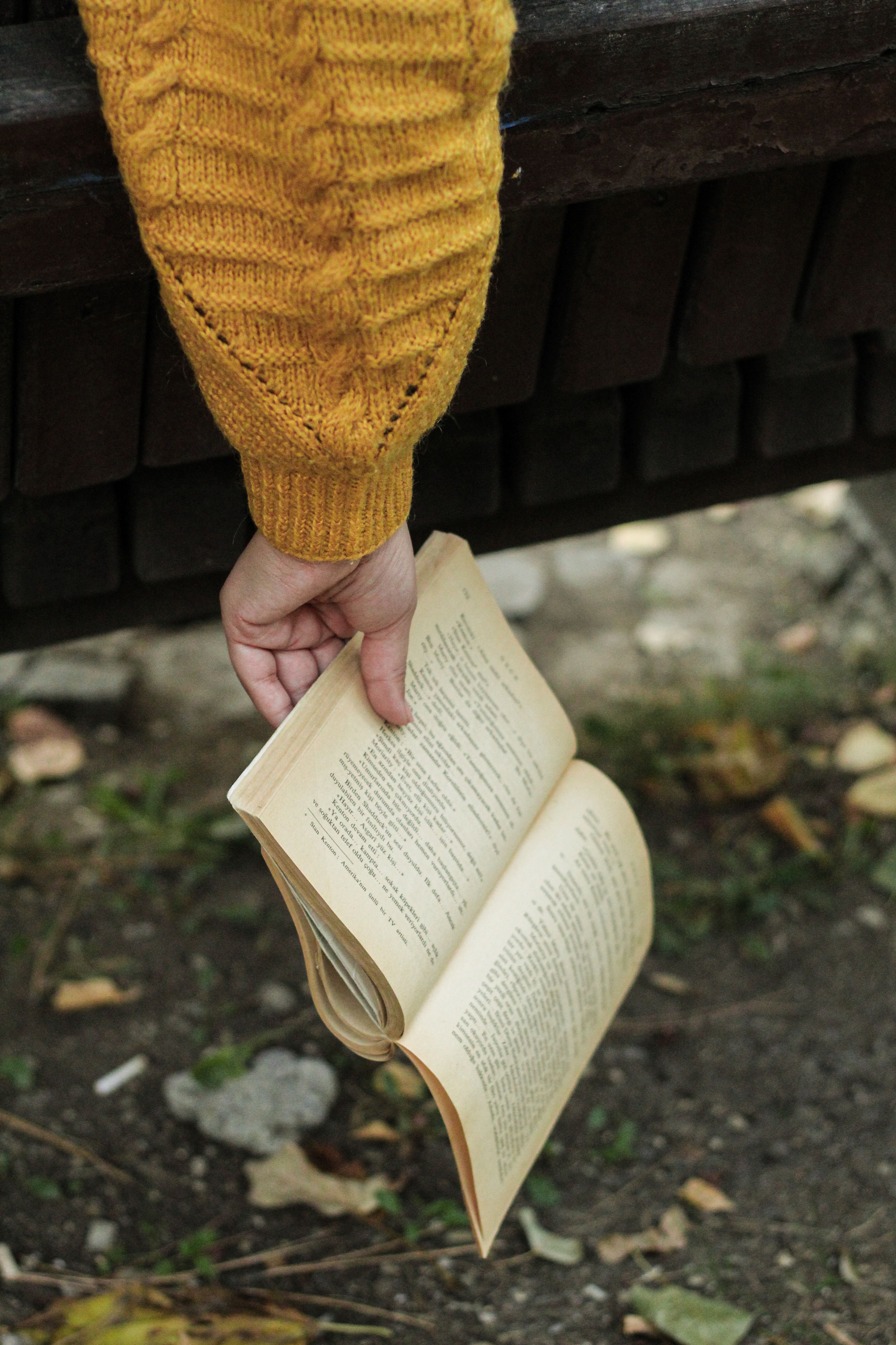 Girls Reading Books Tumblr