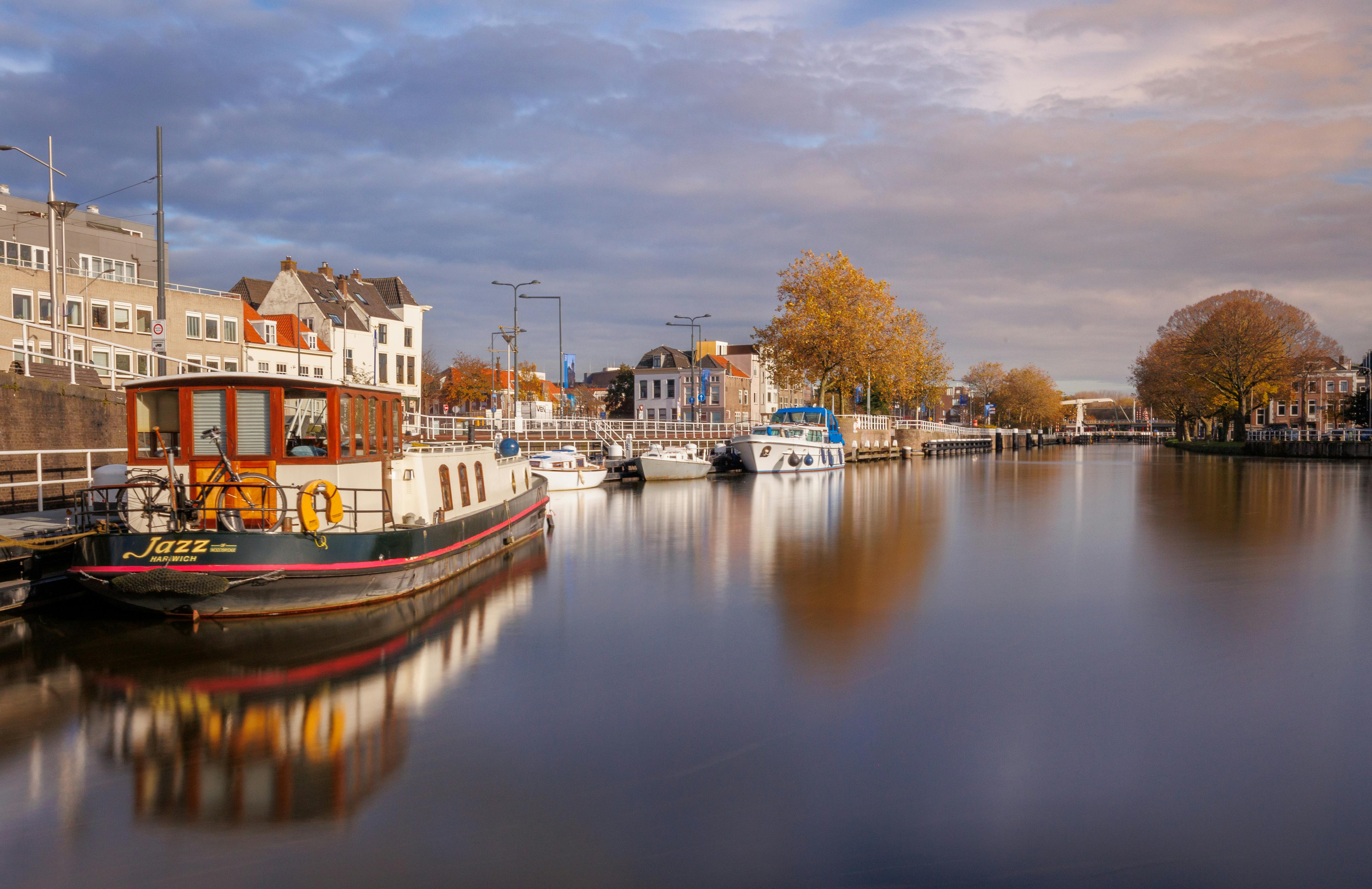 Canal in Delft · Free Stock Photo
