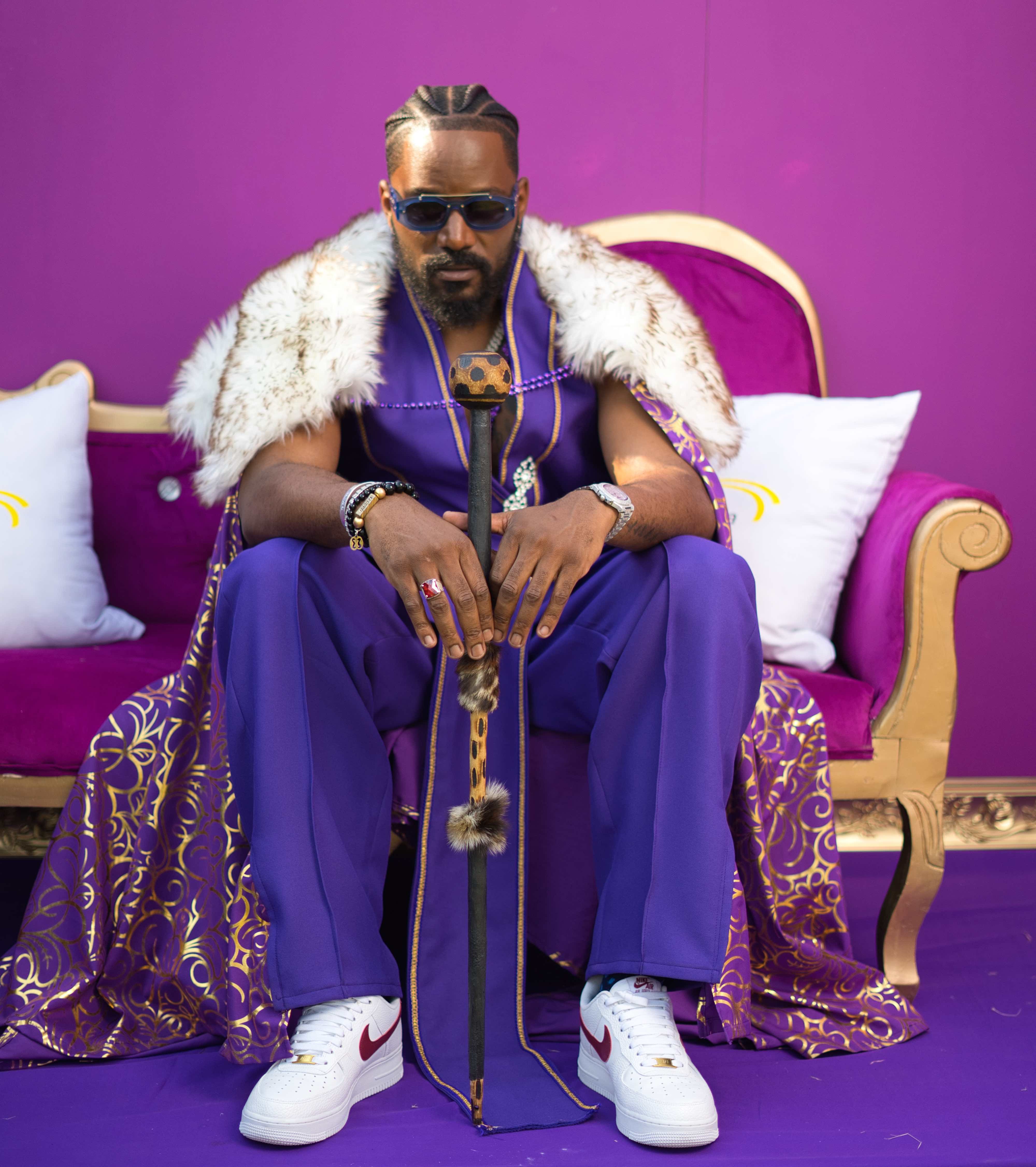 Rich Man Sitting On Throne Photos, Download The BEST Free Rich Man ...