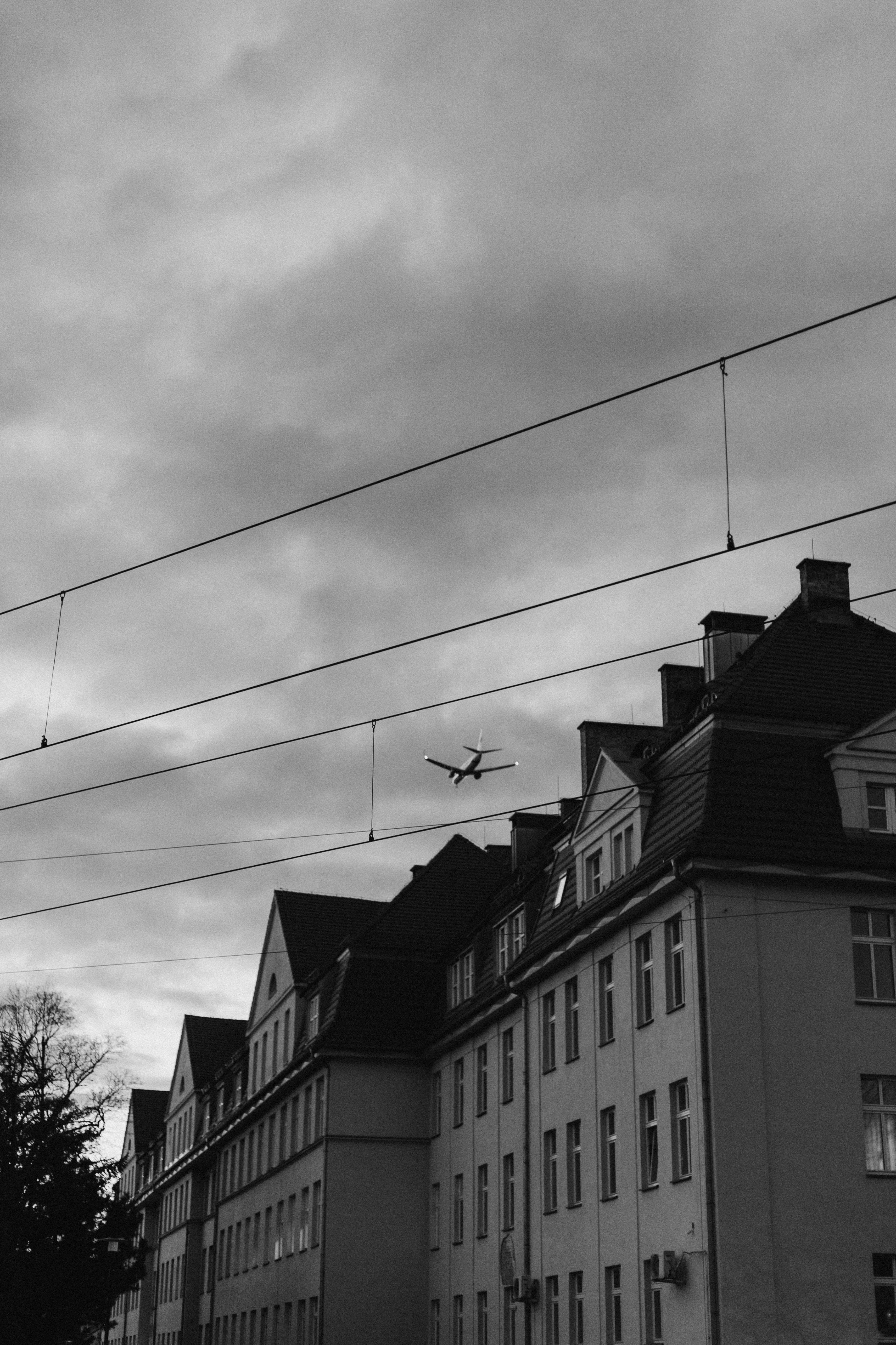 Airplane Building Photos, Download The BEST Free Airplane Building ...