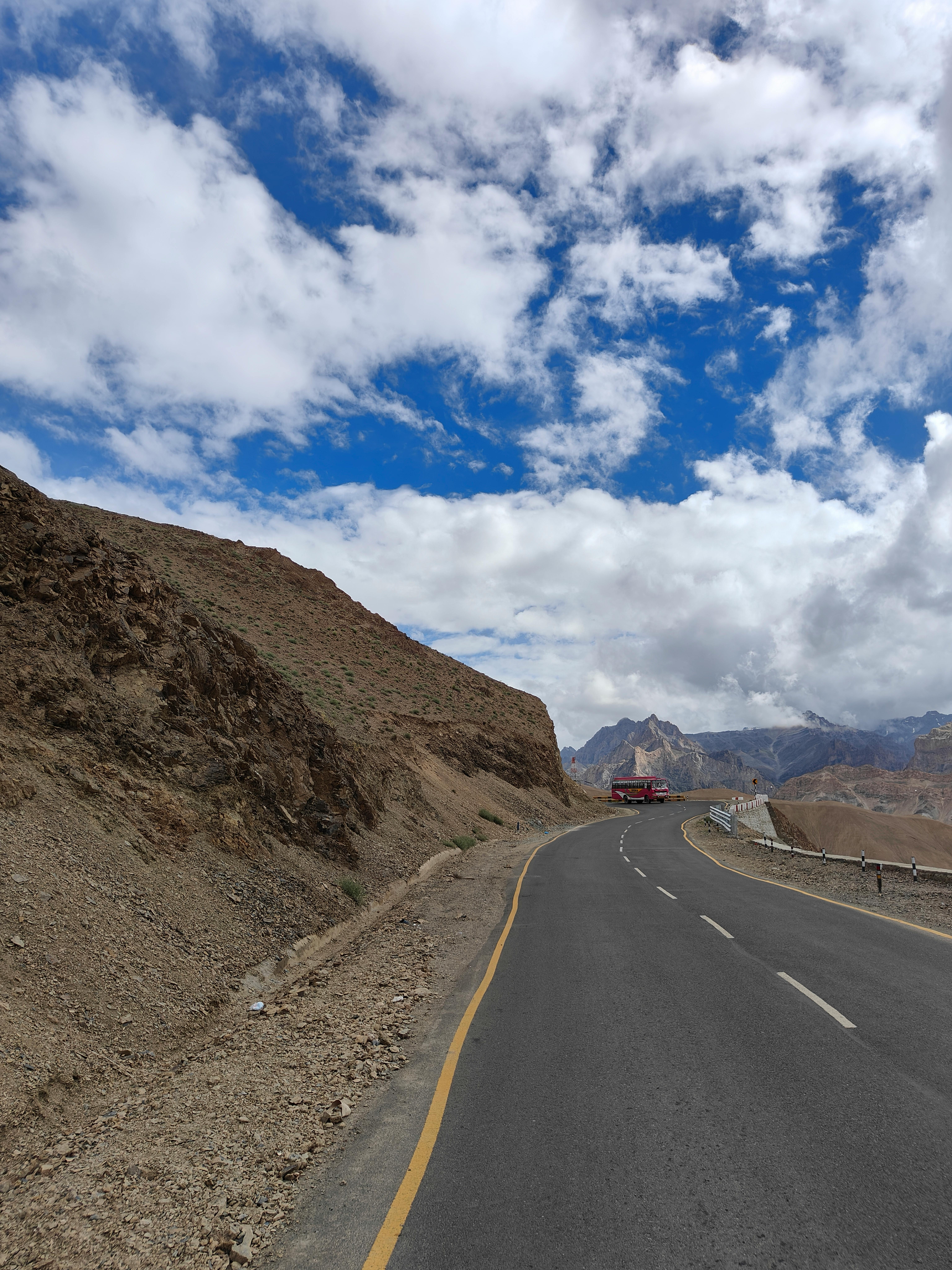 Empty Road in Mountains · Free Stock Photo