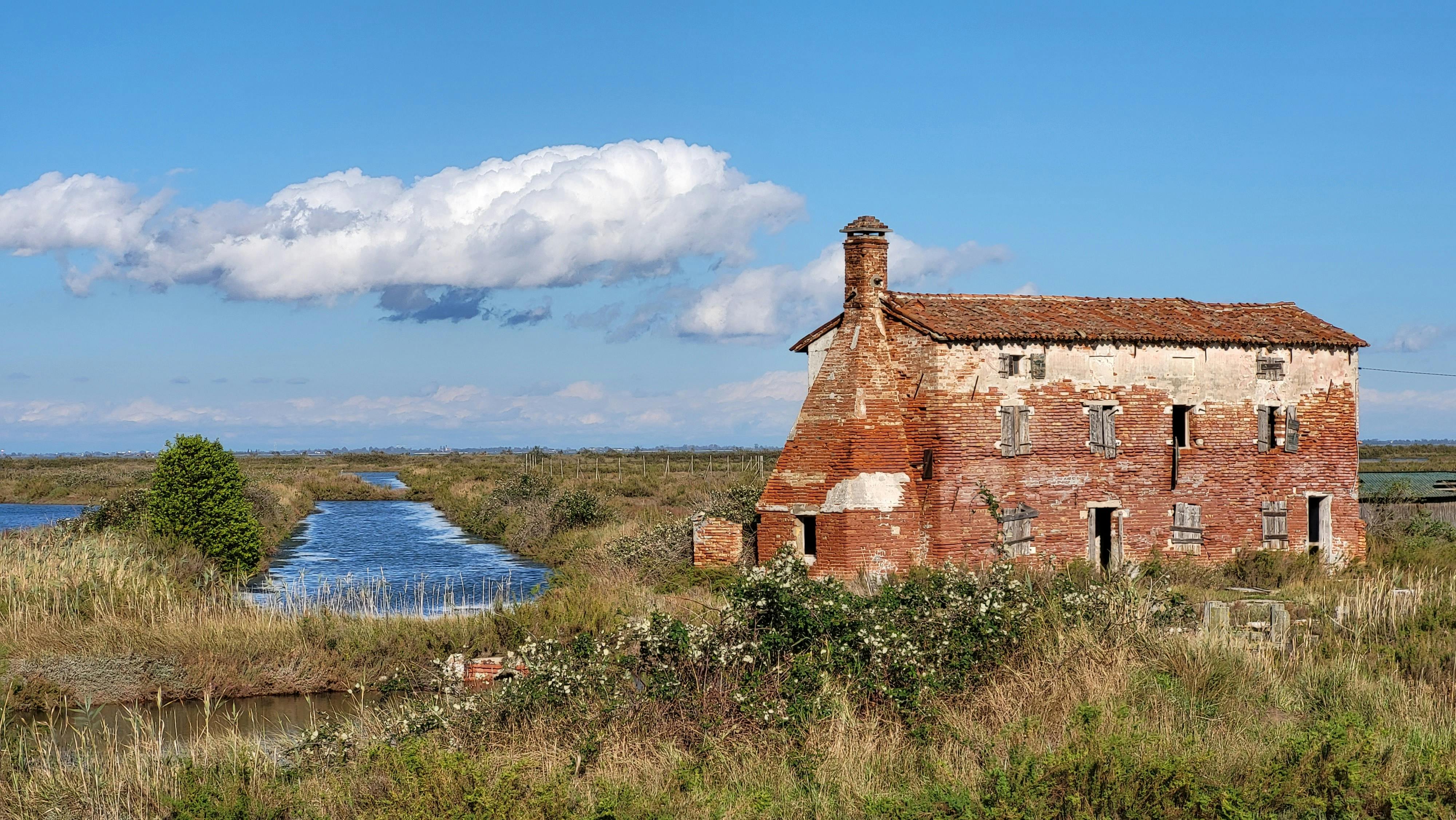 Stone Building on a Farm · Free Stock Photo