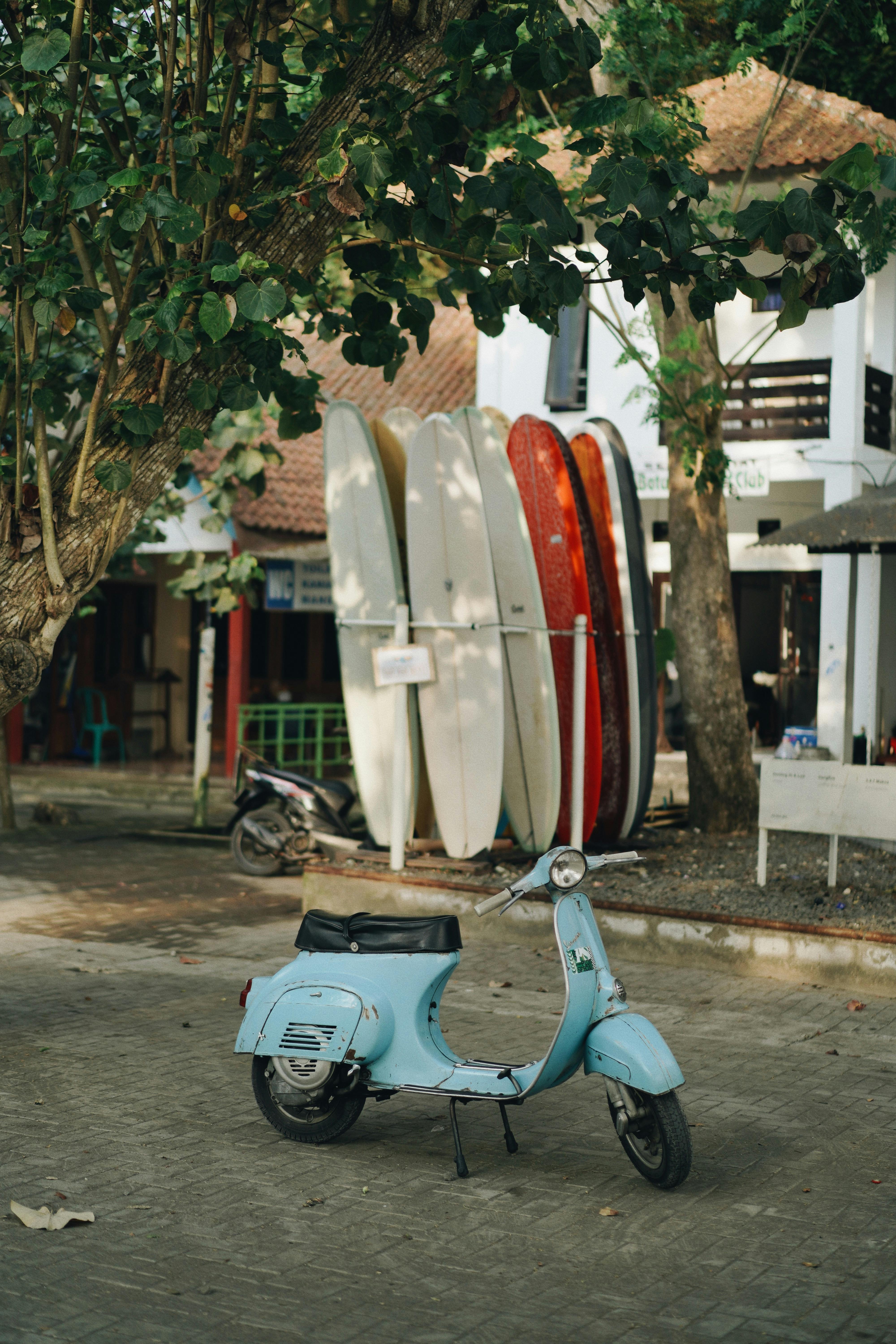 Old Fashioned Scooter · Free Stock Photo