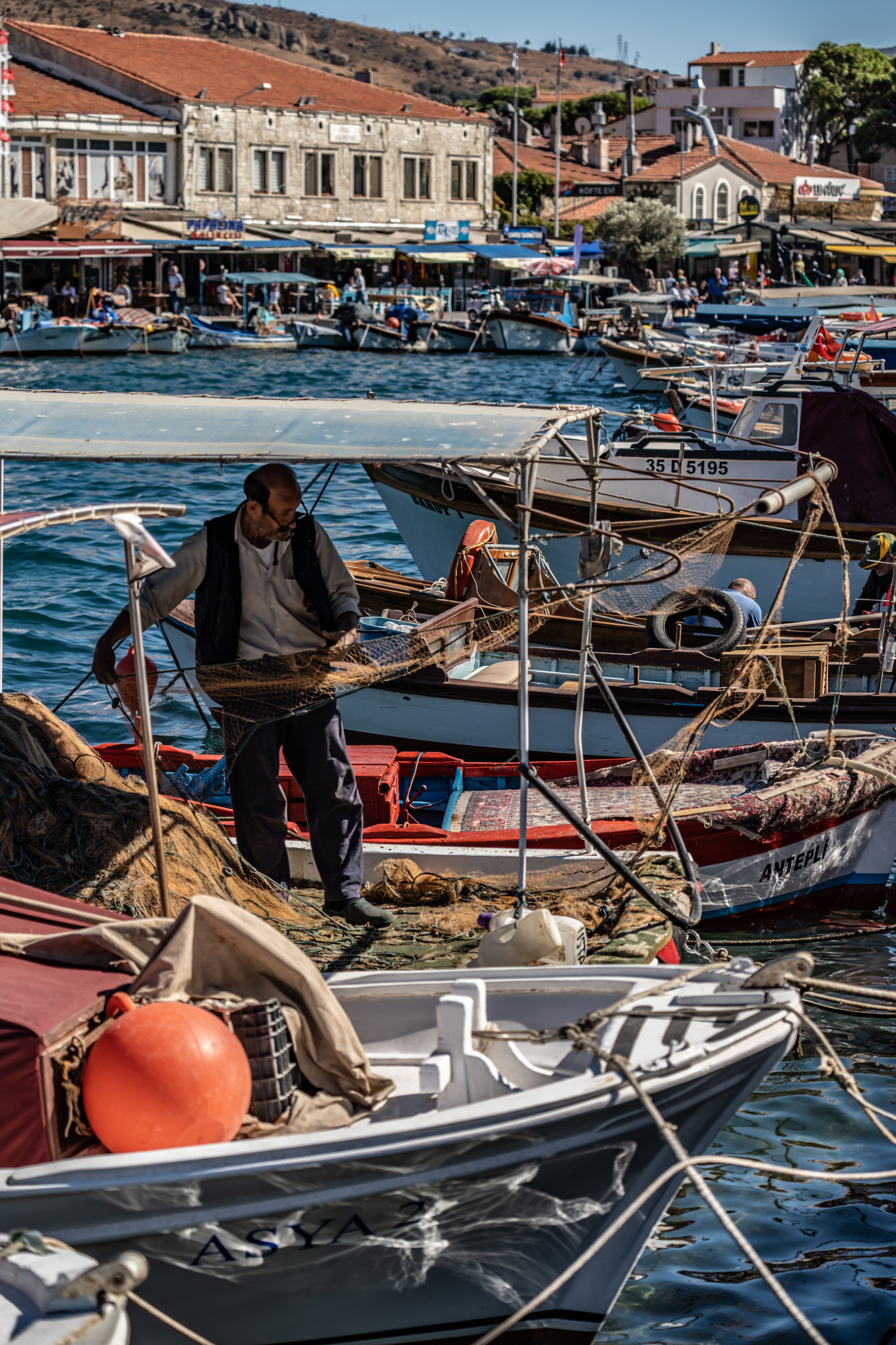 Fisherman in Harbor · Free Stock Photo