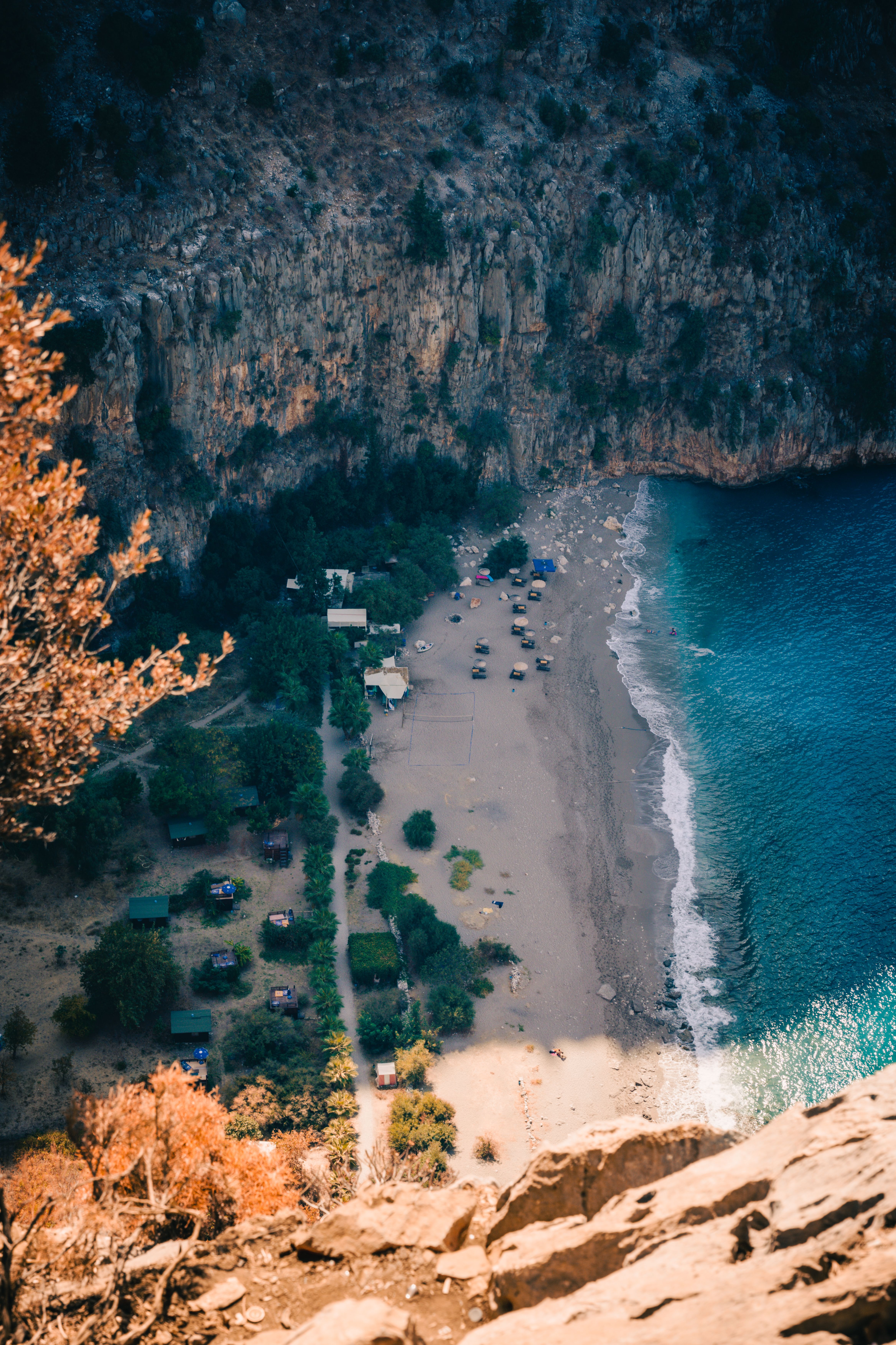 Scenic View of a Cliff · Free Stock Photo