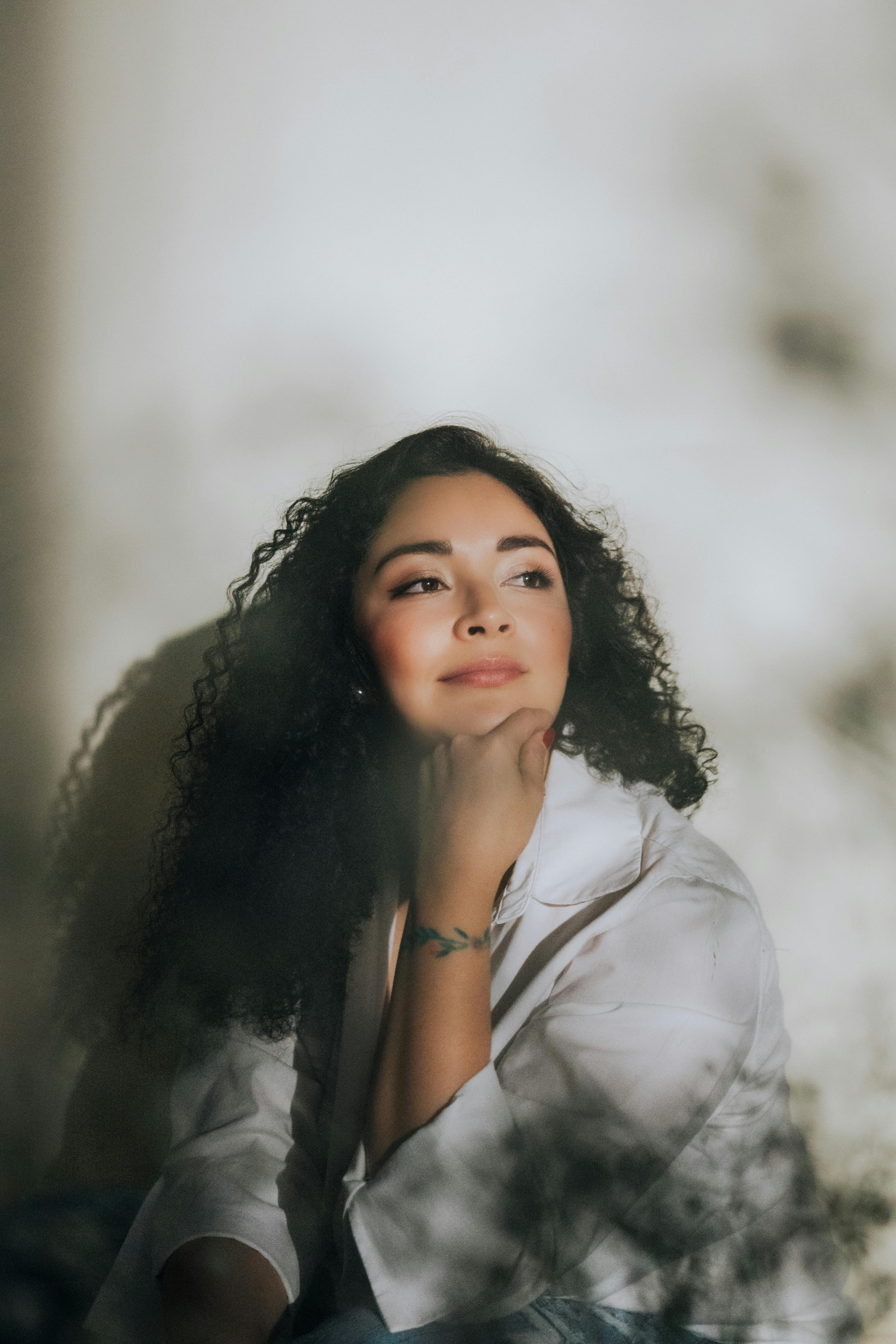 Female Thinking Photos, Download The BEST Free Female Thinking Stock ...