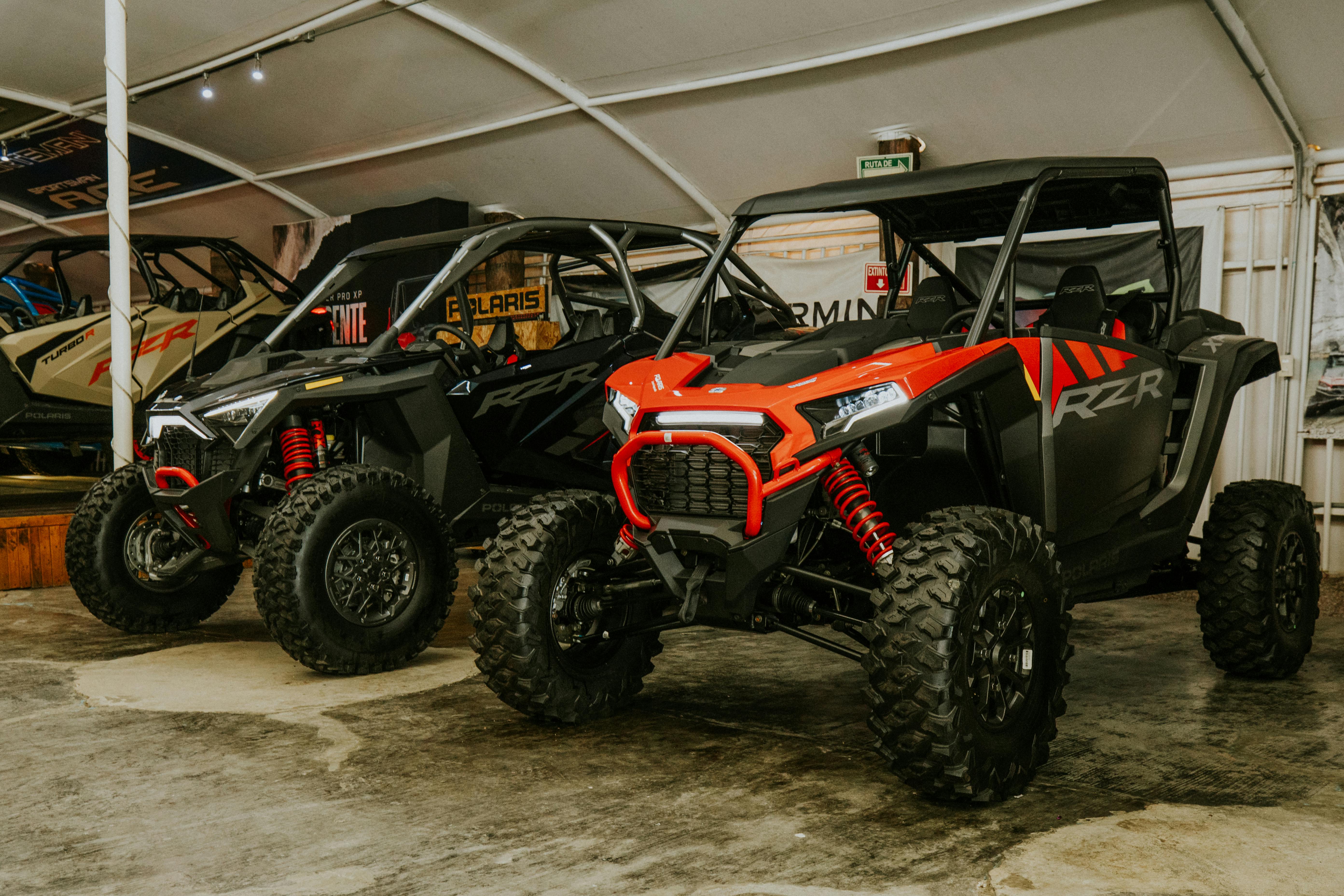 4x4 Buggies Parked · Free Stock Photo