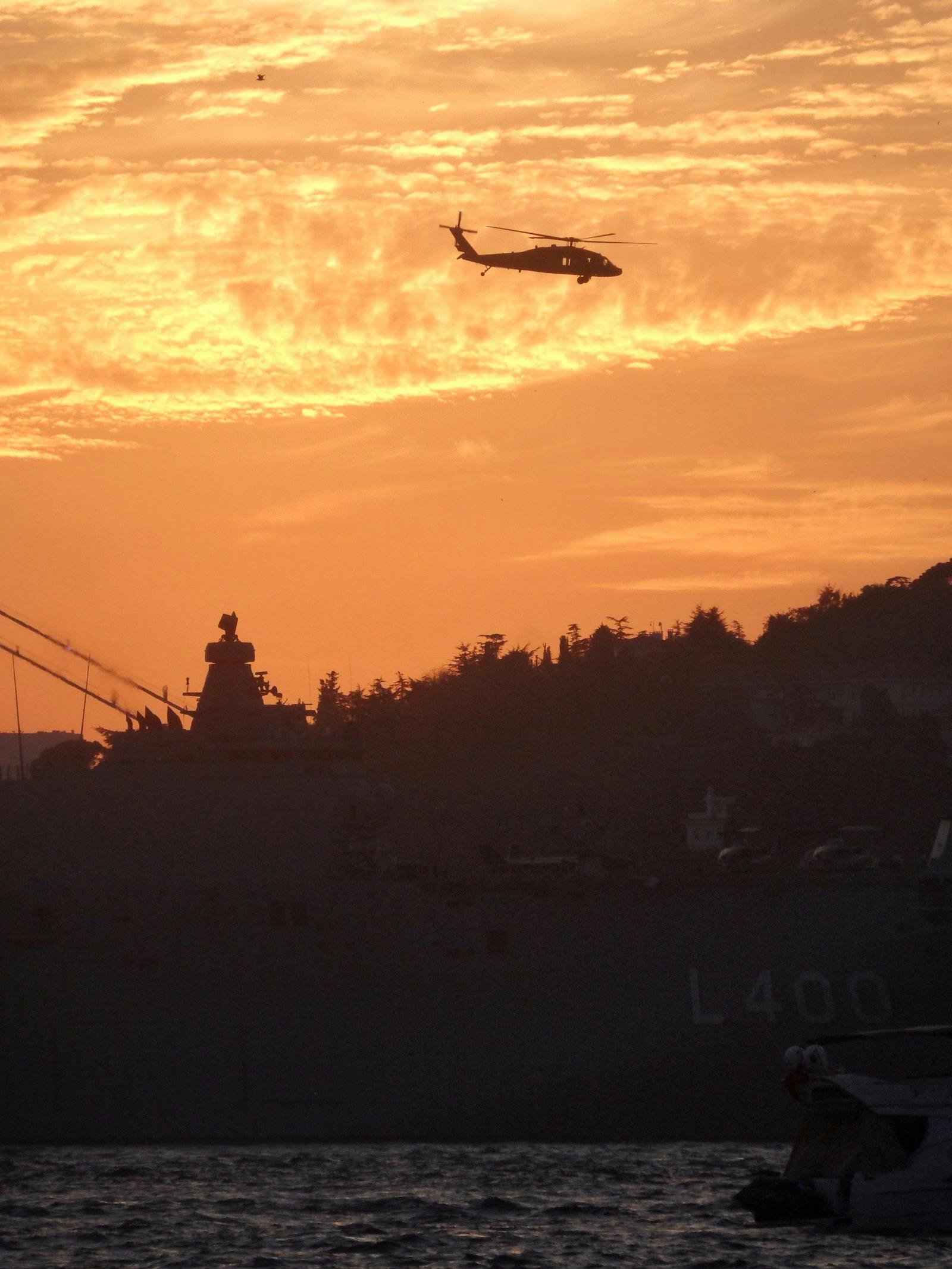 Bed Helicopter Photos, Download The BEST Free Bed Helicopter Stock ...