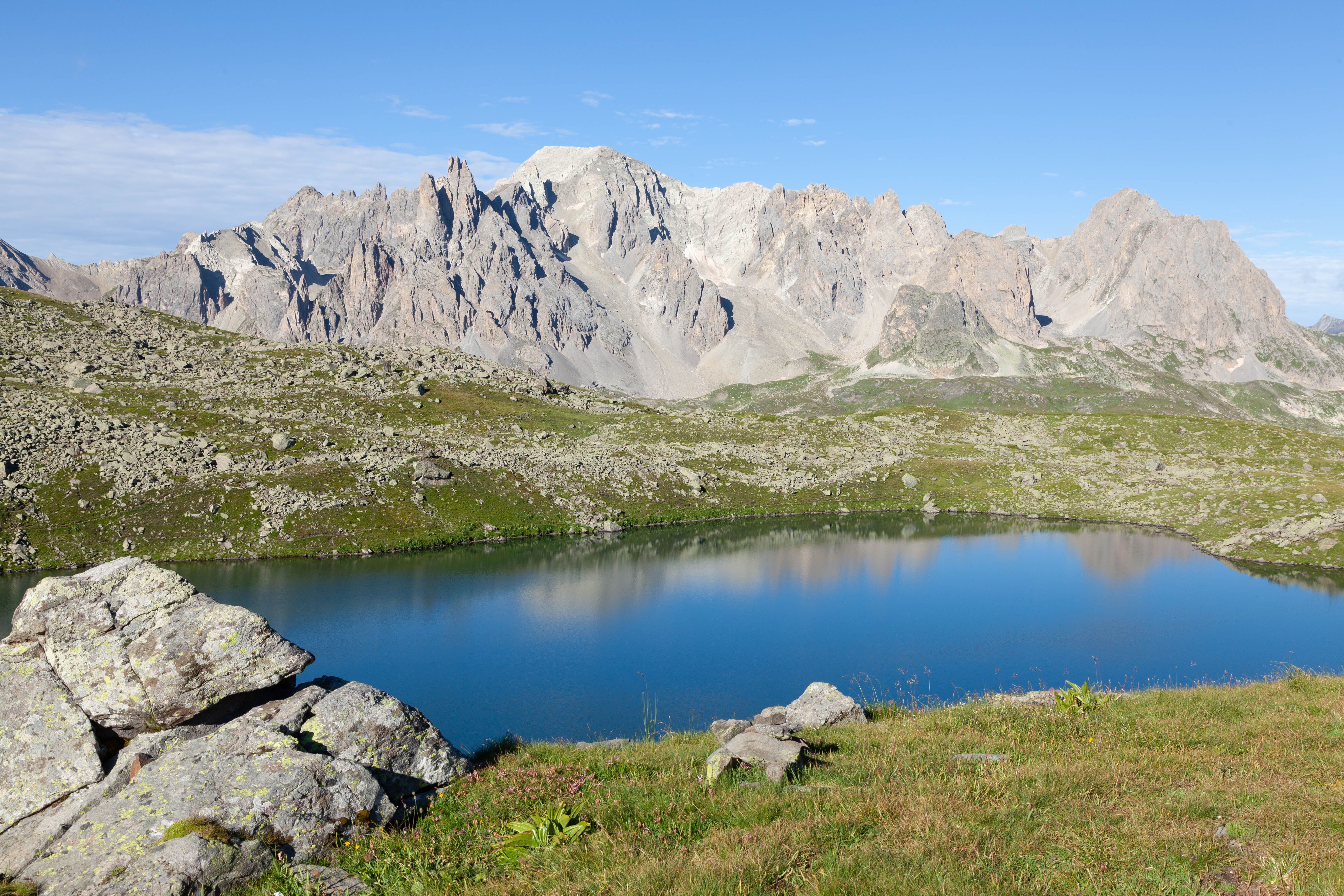 Lake in the French Alps · Free Stock Photo
