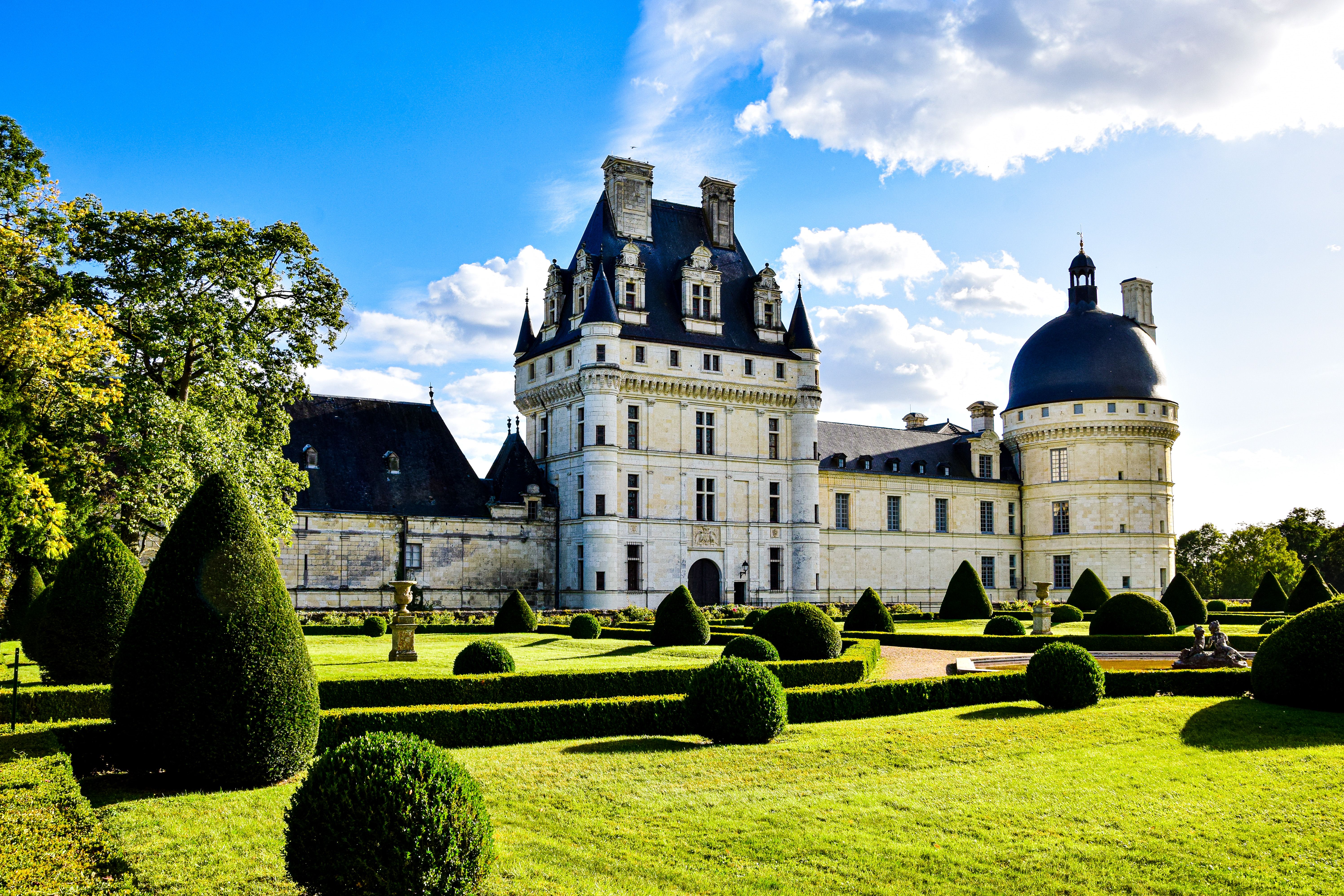 Gardens of the Renaissance Castle in Valencay France · Free Stock Photo