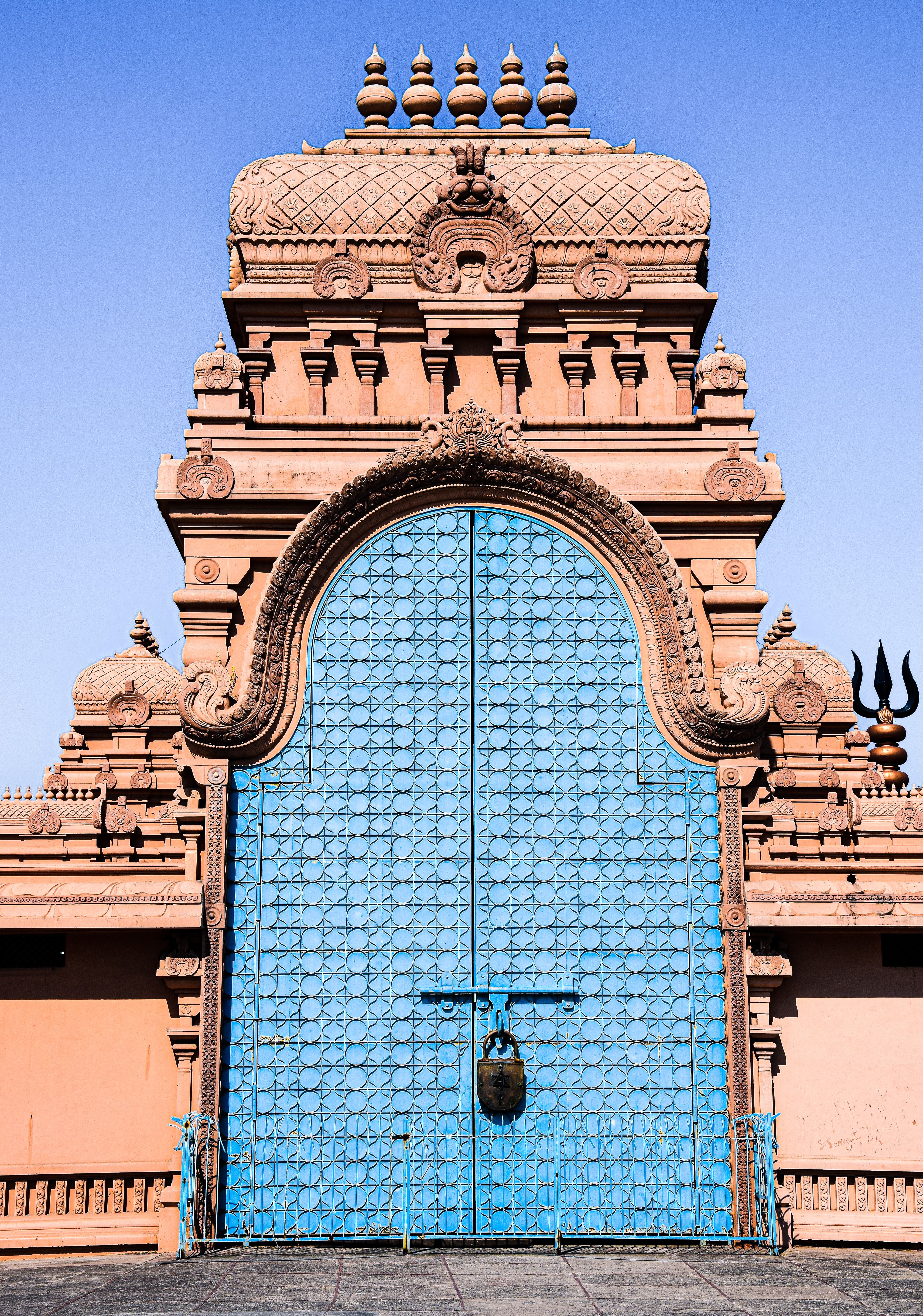 Door of Shri Adhya Katyayani Shaktipith Mandir in New Delhi · Free ...