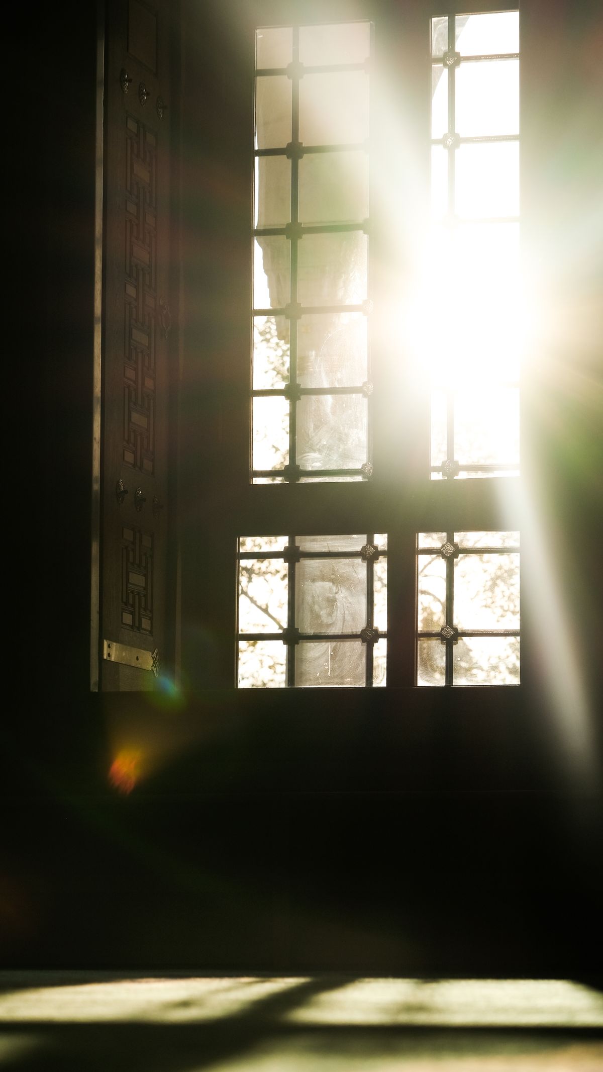 Light Shining Through A Window Photos, Download The BEST Free Light ...